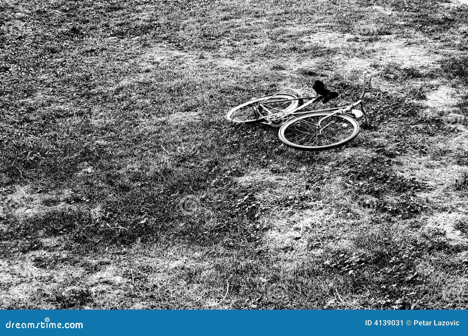 Bicycle left in a field stock image. Image of bicycle - 4139031