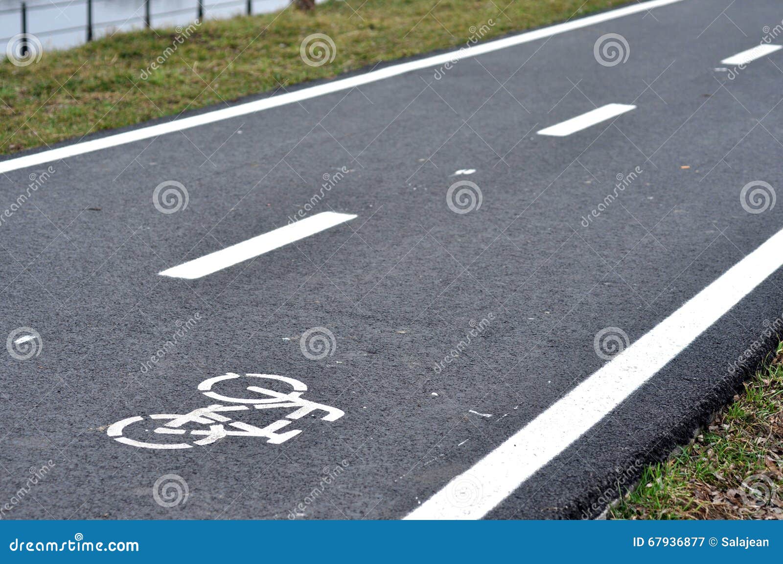 Bicycle Road Sign, Bike Lane Stock Image - Image of indication, park ...