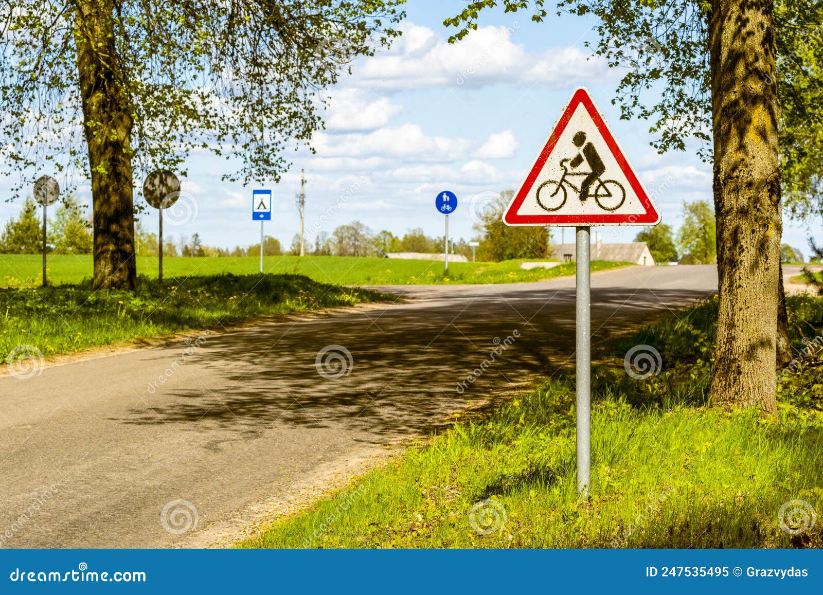 Bicycle traffic sign stock image. Image of icon, road - 247535495