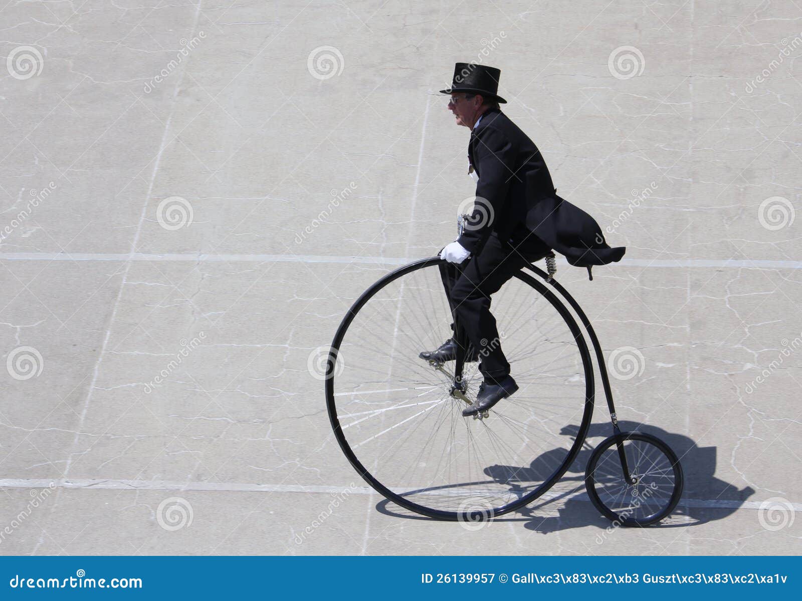 Bicycling editorial photography. Image of vintage, ride - 26139957