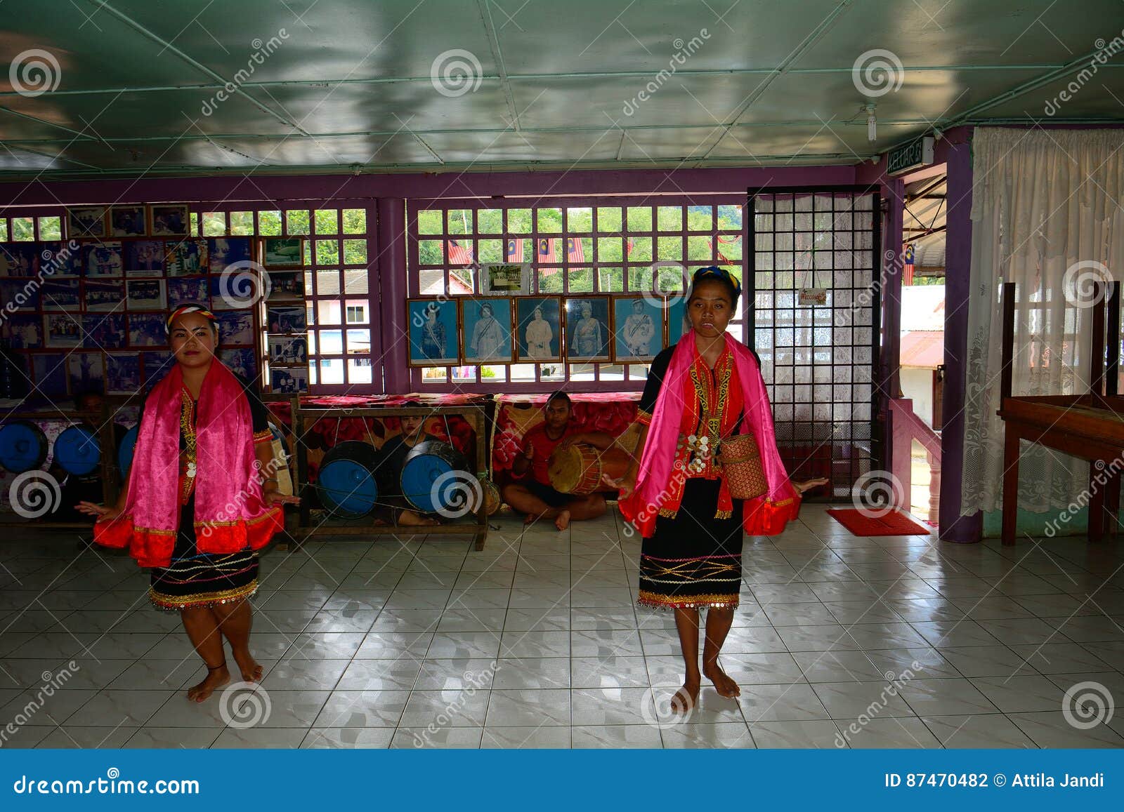Bidayuh Dancers, Mongkos, Borneo, Sarawak, Malaysia Editorial ...