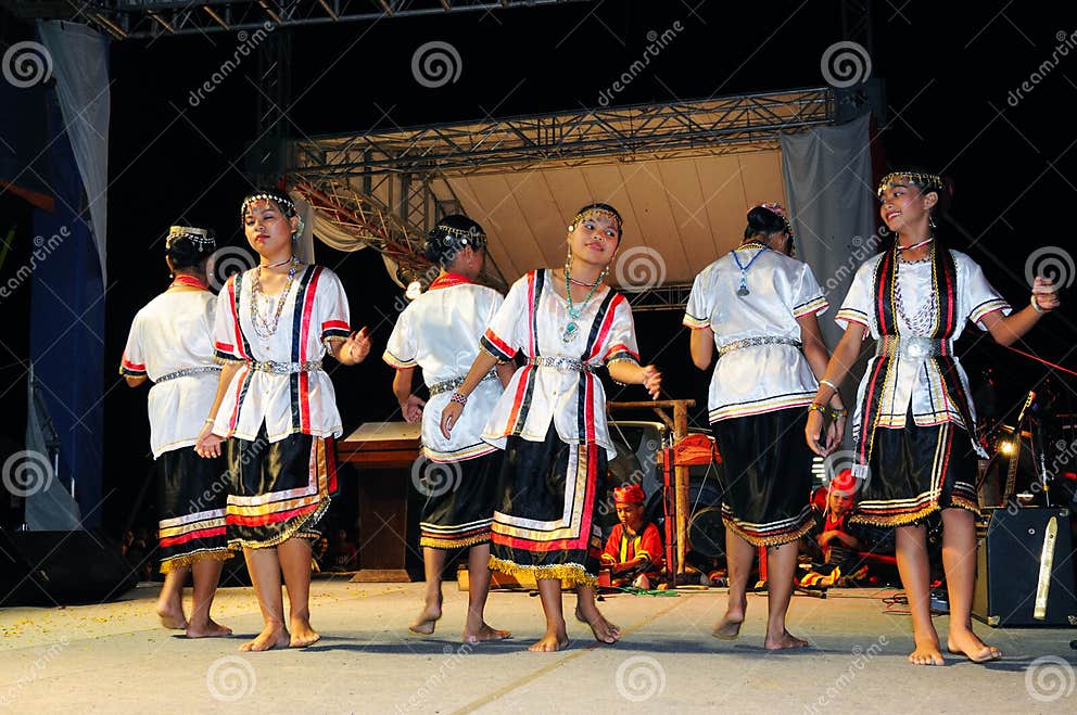 Bidayuh Girls Cultural Dance Editorial Photography - Image of borneo ...