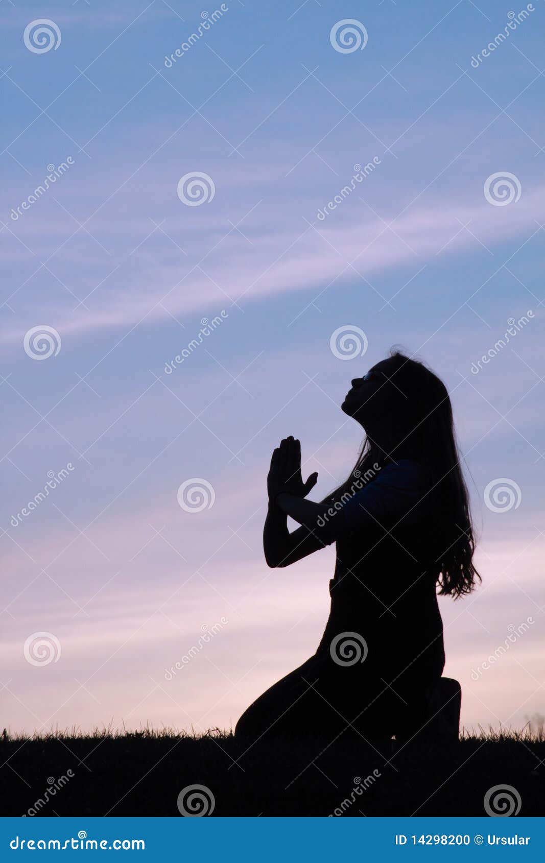 Biddend Kind stock foto. Image of bevestiging, handen - 14298200