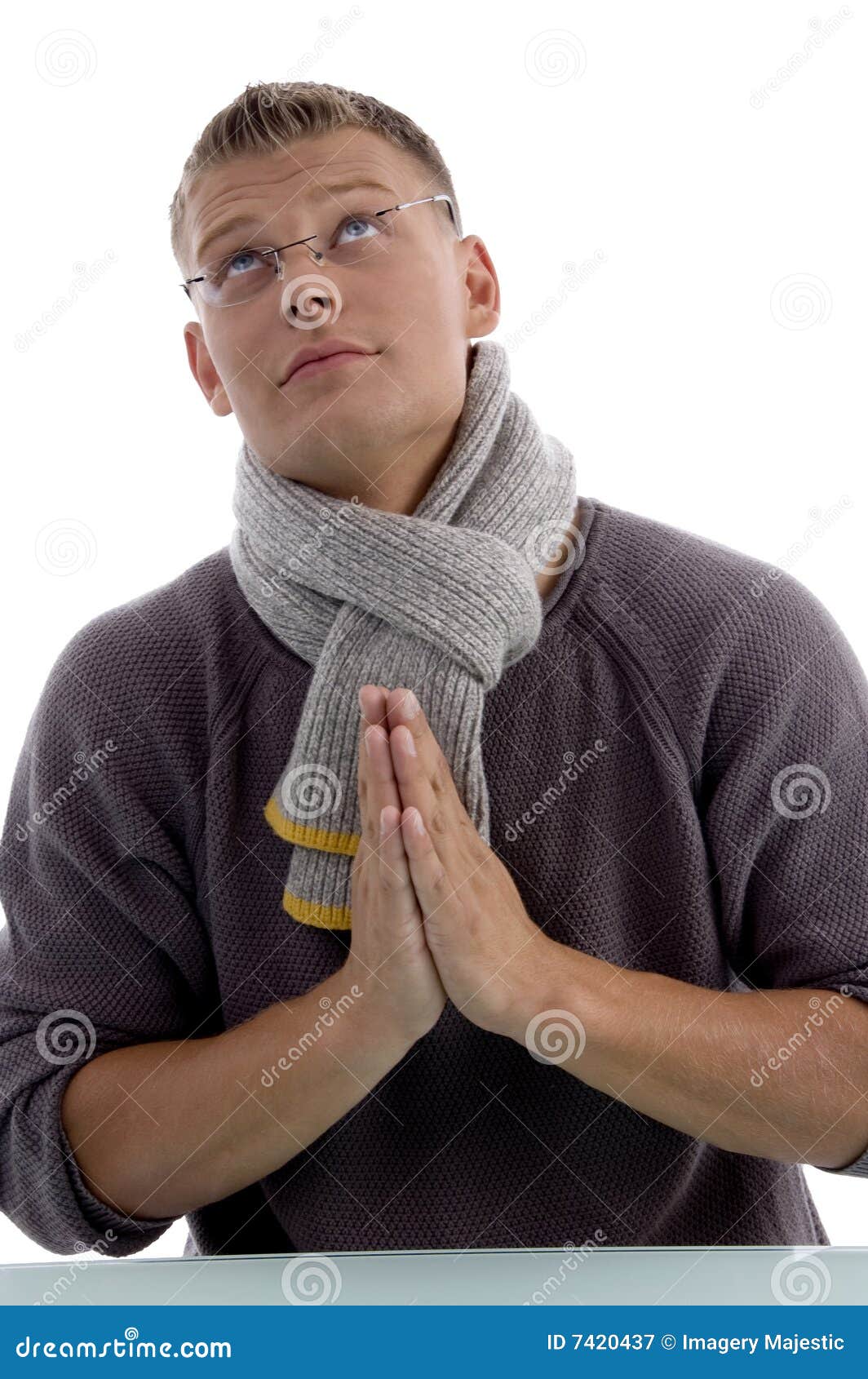Biddende jonge mens stock afbeelding. Image of bescherming - 7420437