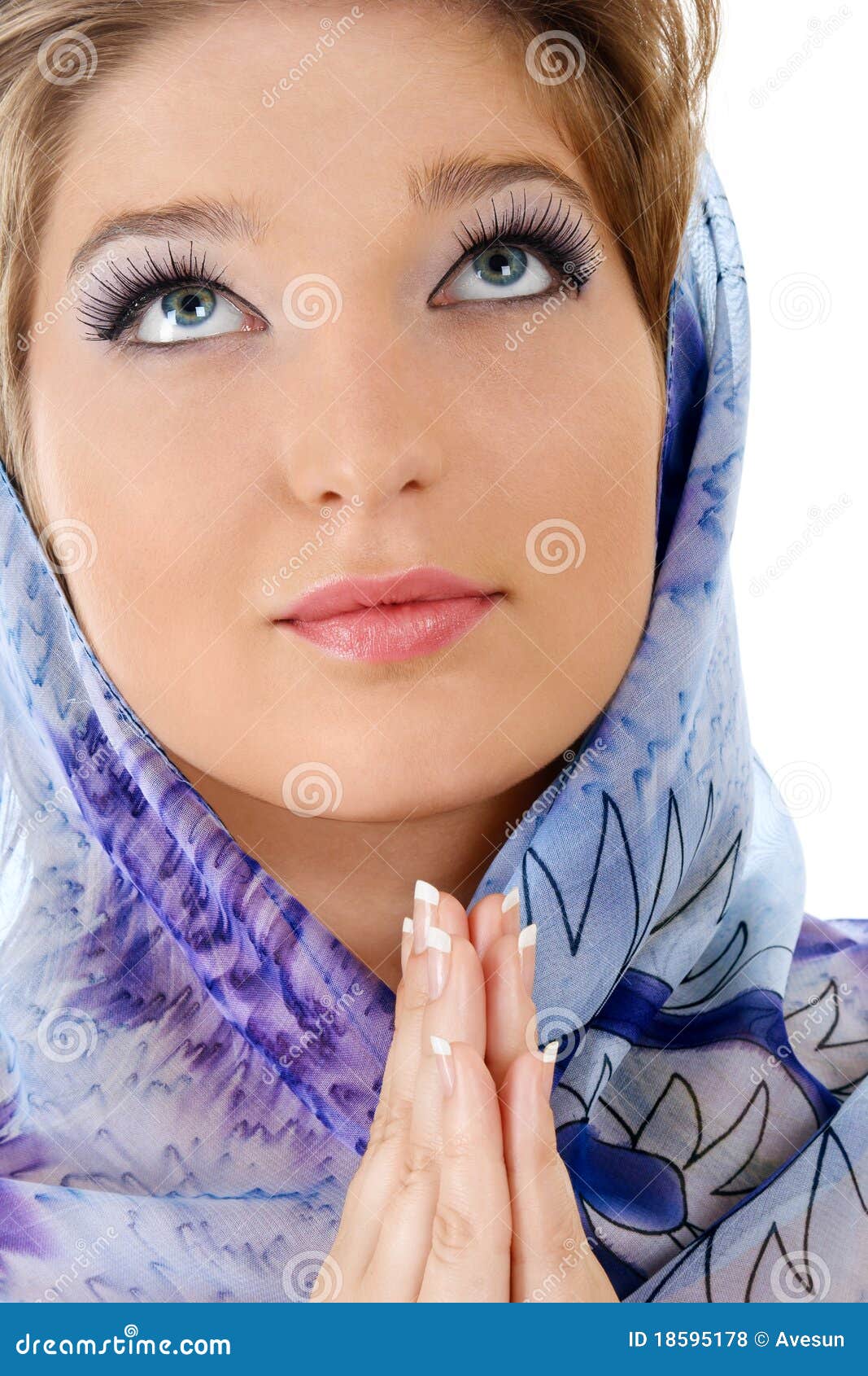 Biddende vrouw stock foto. Image of handen, sereen, mooi - 18595178