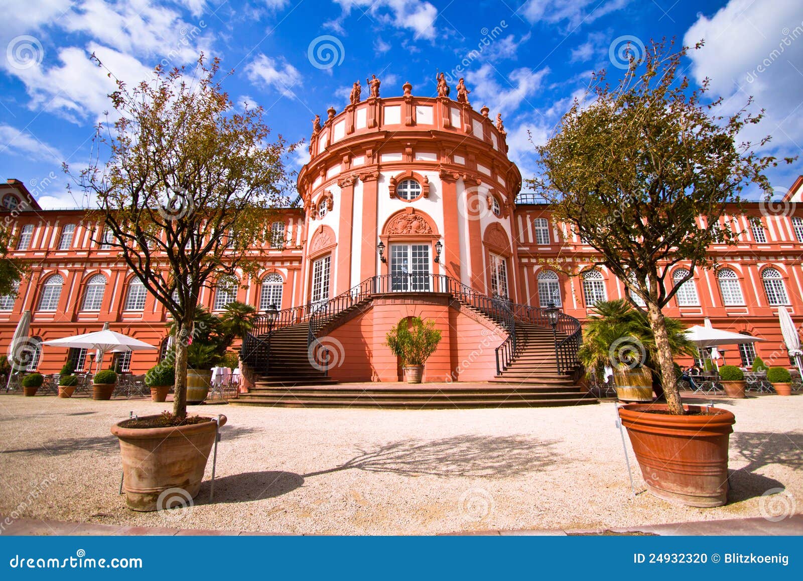 Biebrich Palace in Wiesbaden Stock Photo - Image of biebrich, entrance ...