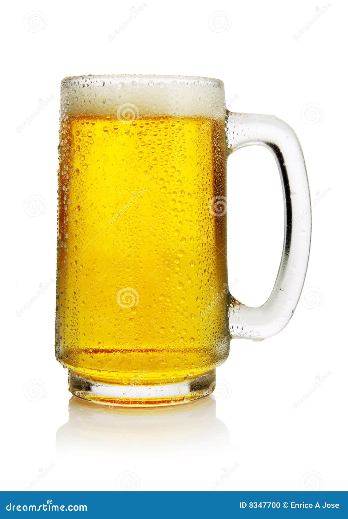 Bier im Becher stockfoto. Bild von bier, alkohol, getränk - 8347700