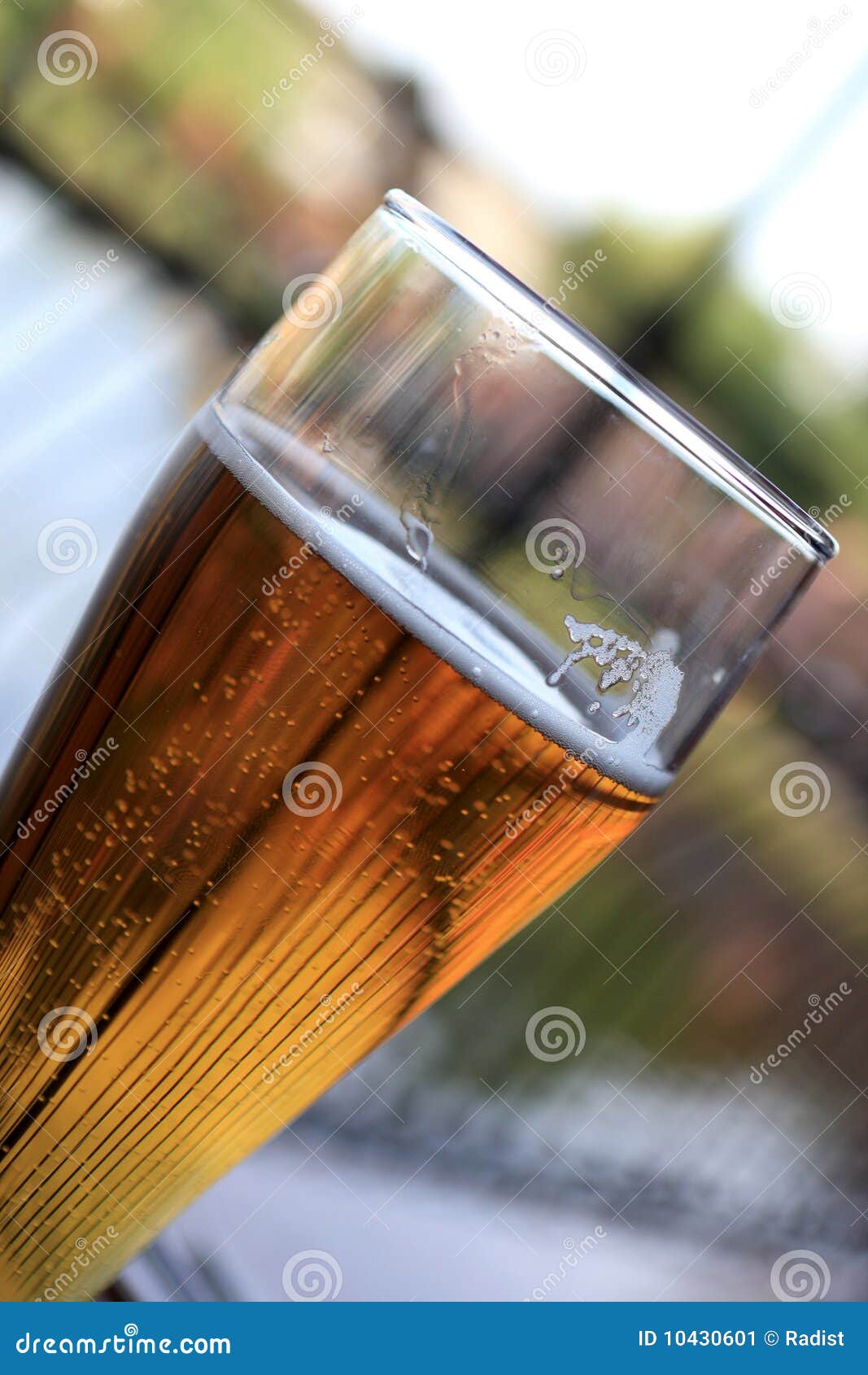 Bier van het vat stock afbeelding. Image of drinken, club - 10430601