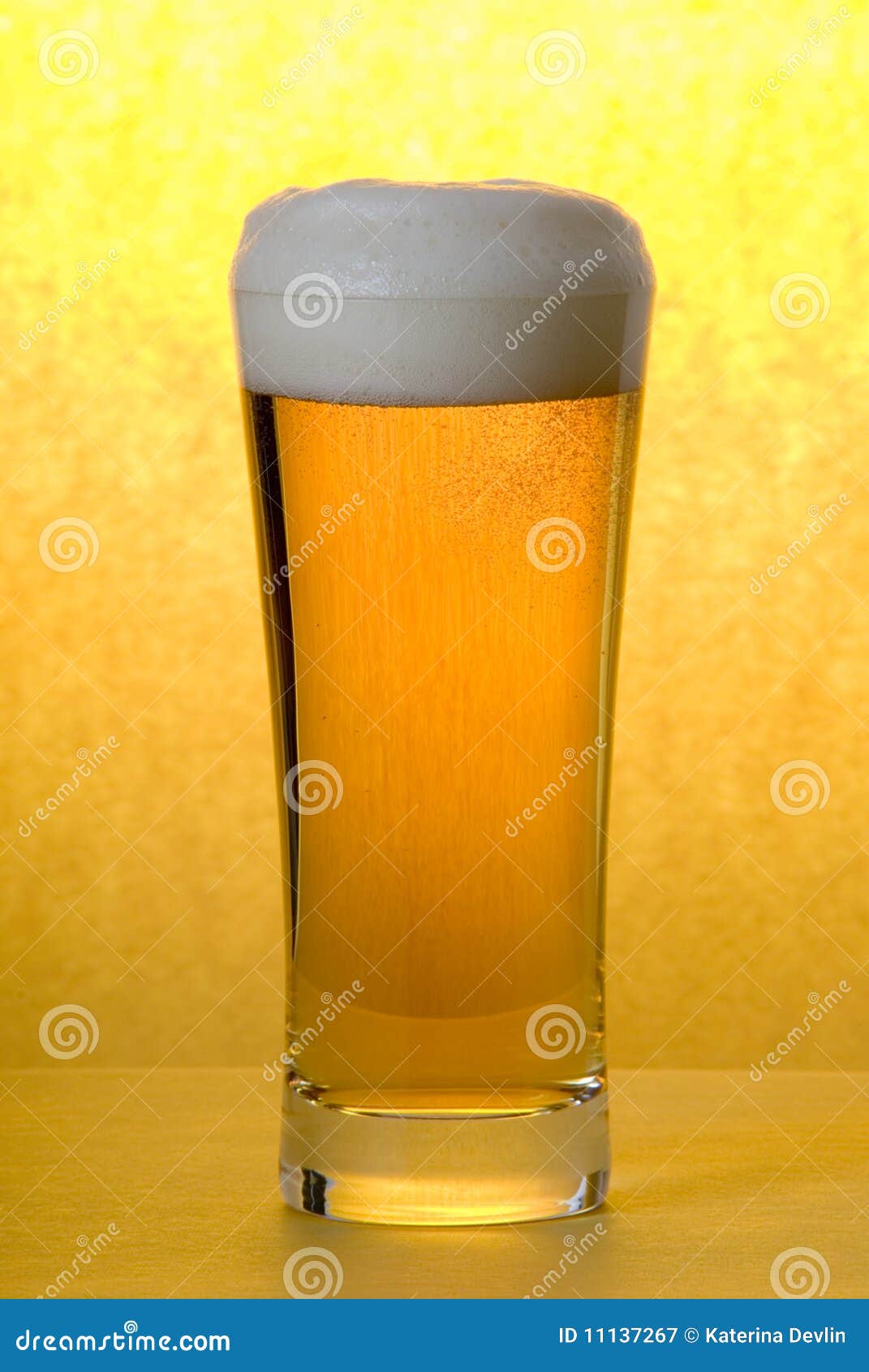 Bier van het vat stock afbeelding. Image of alcohol, bier - 11137267