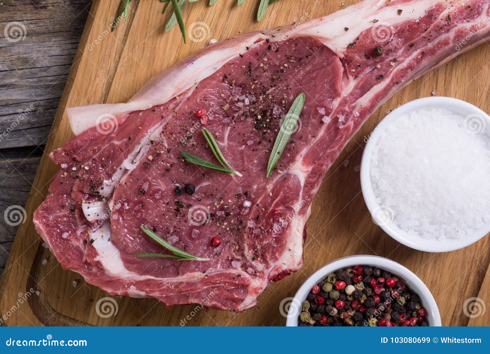 Bife cru do entrecote imagem de stock. Imagem de osso - 103080699