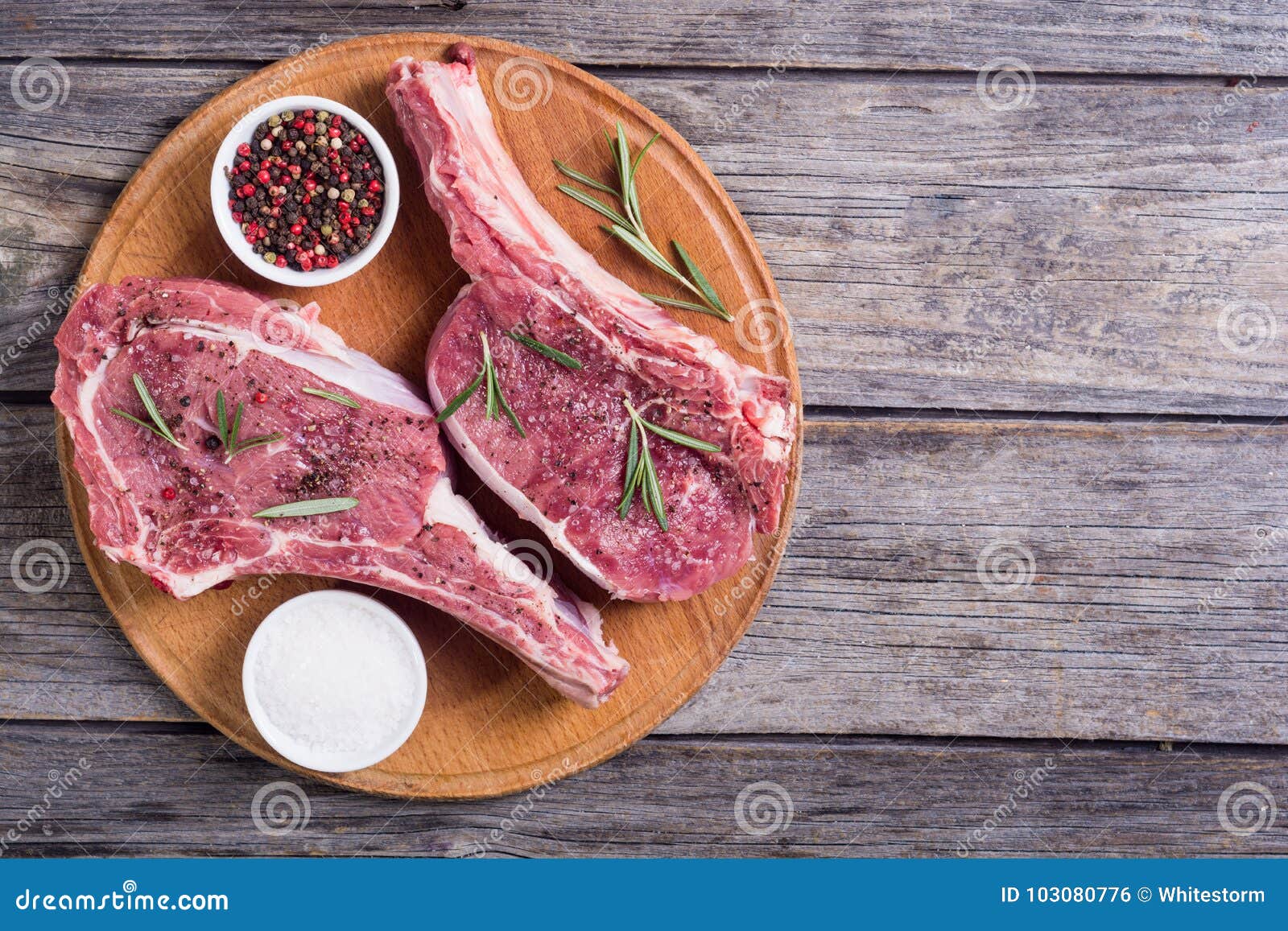 Bife cru do entrecote foto de stock. Imagem de assado - 103080776