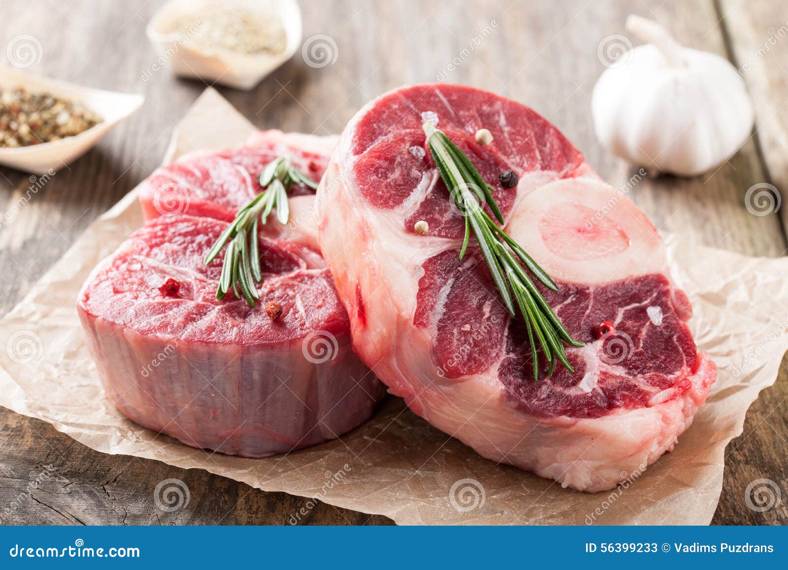 Bife do lombo cru da carne imagem de stock. Imagem de gastronomia ...