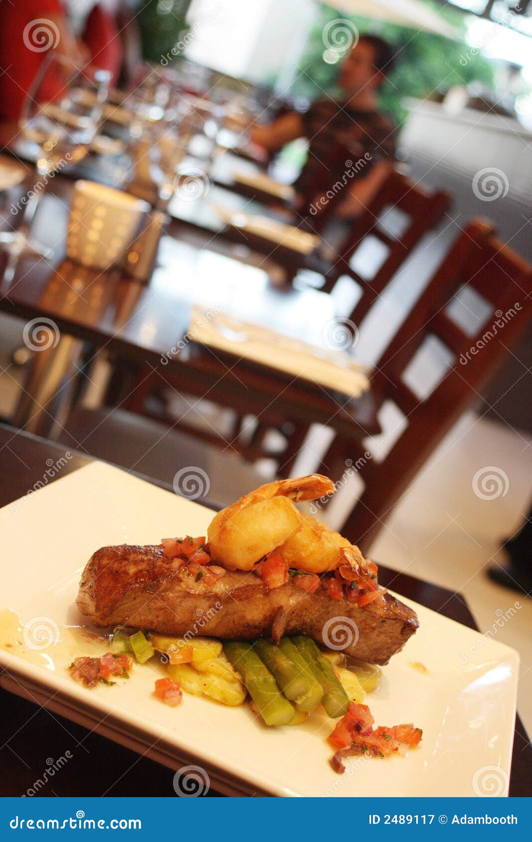 Bifteck image stock. Image du bifteck, gourmet, savoureux - 2489117