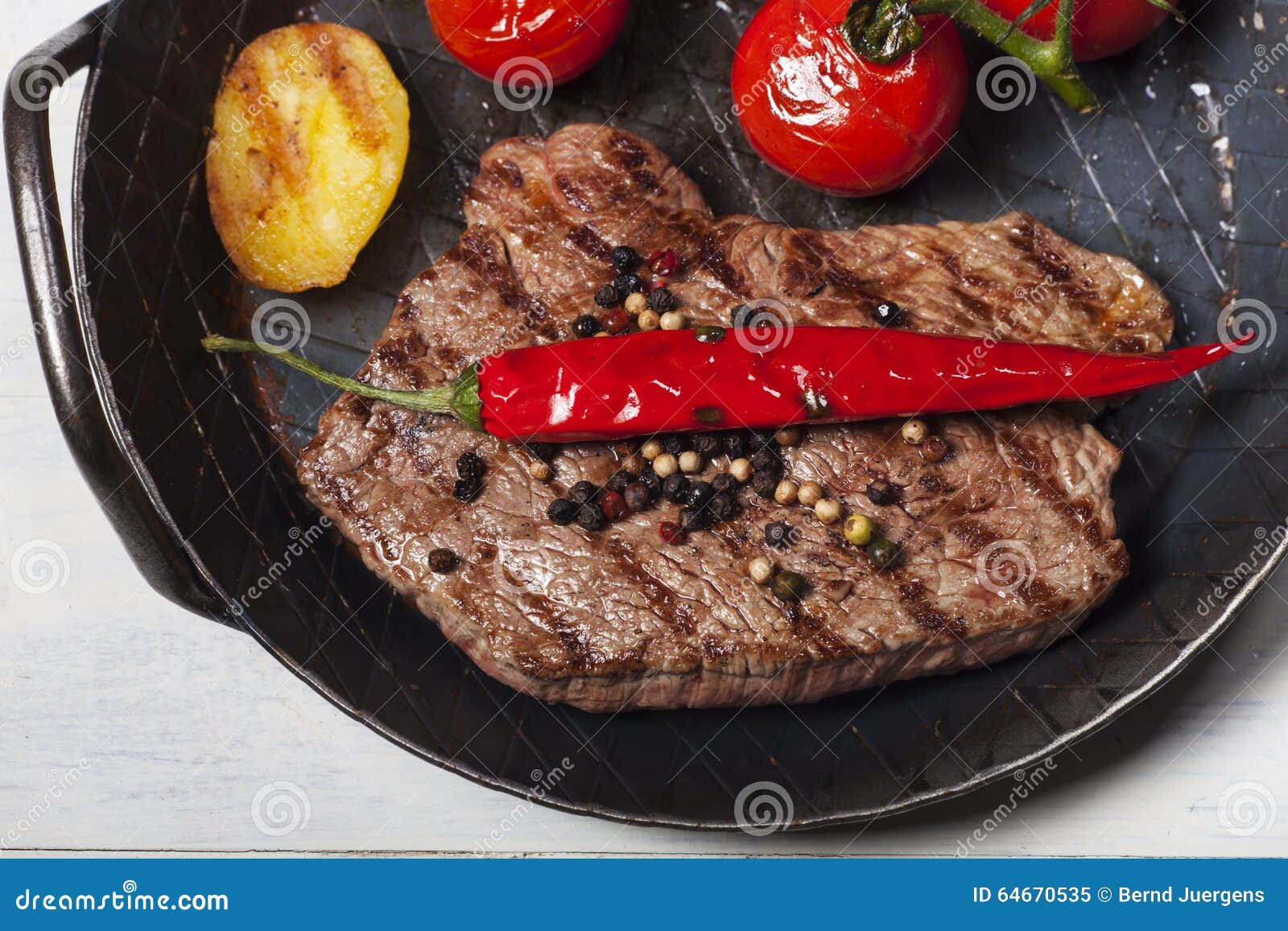 Bifteck image stock. Image du noir, rustique, repas, carter - 64670535