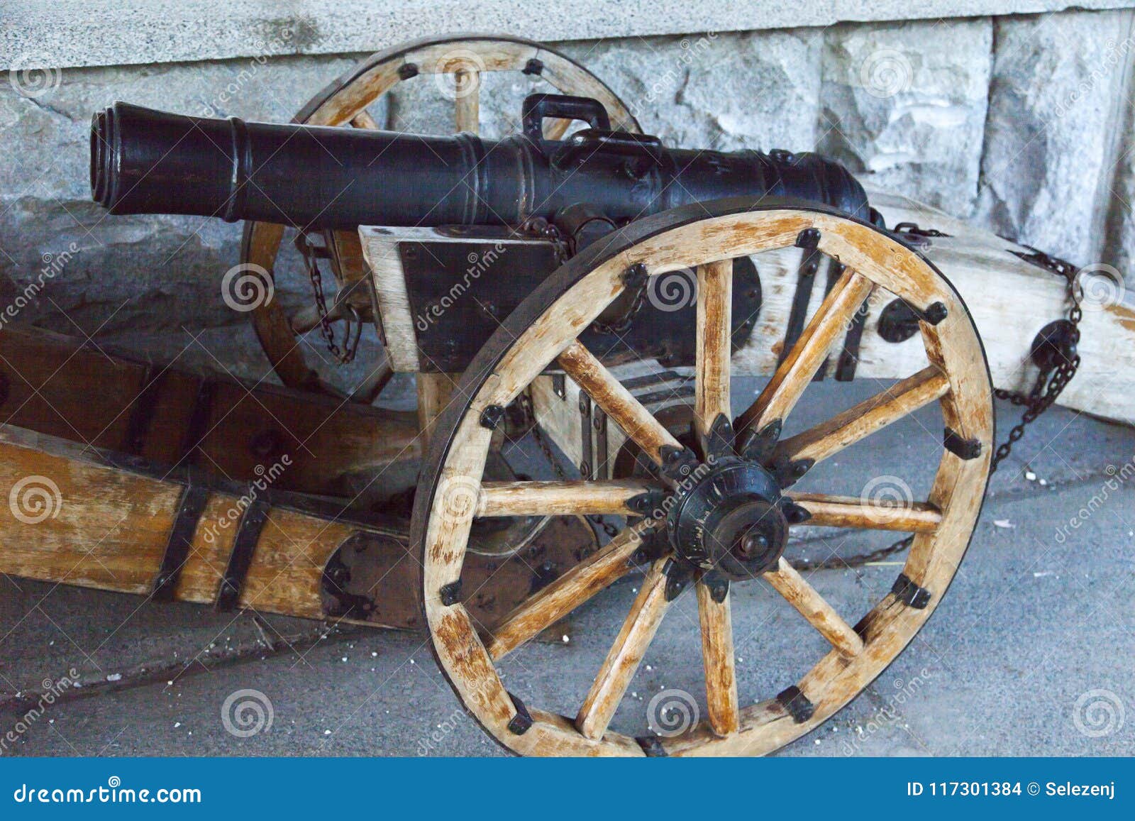 Big ancient gun editorial stock image. Image of army - 117301384