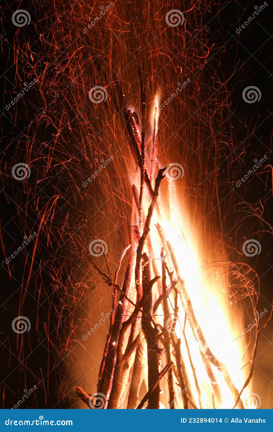 Big bonfire stock photo. Image of glow, danger, group - 232894014