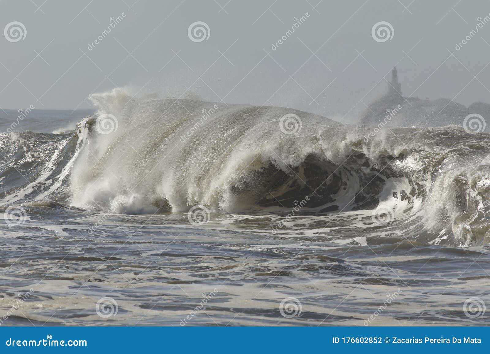 Big breaking wave stock photo. Image of black, droplets - 176602852