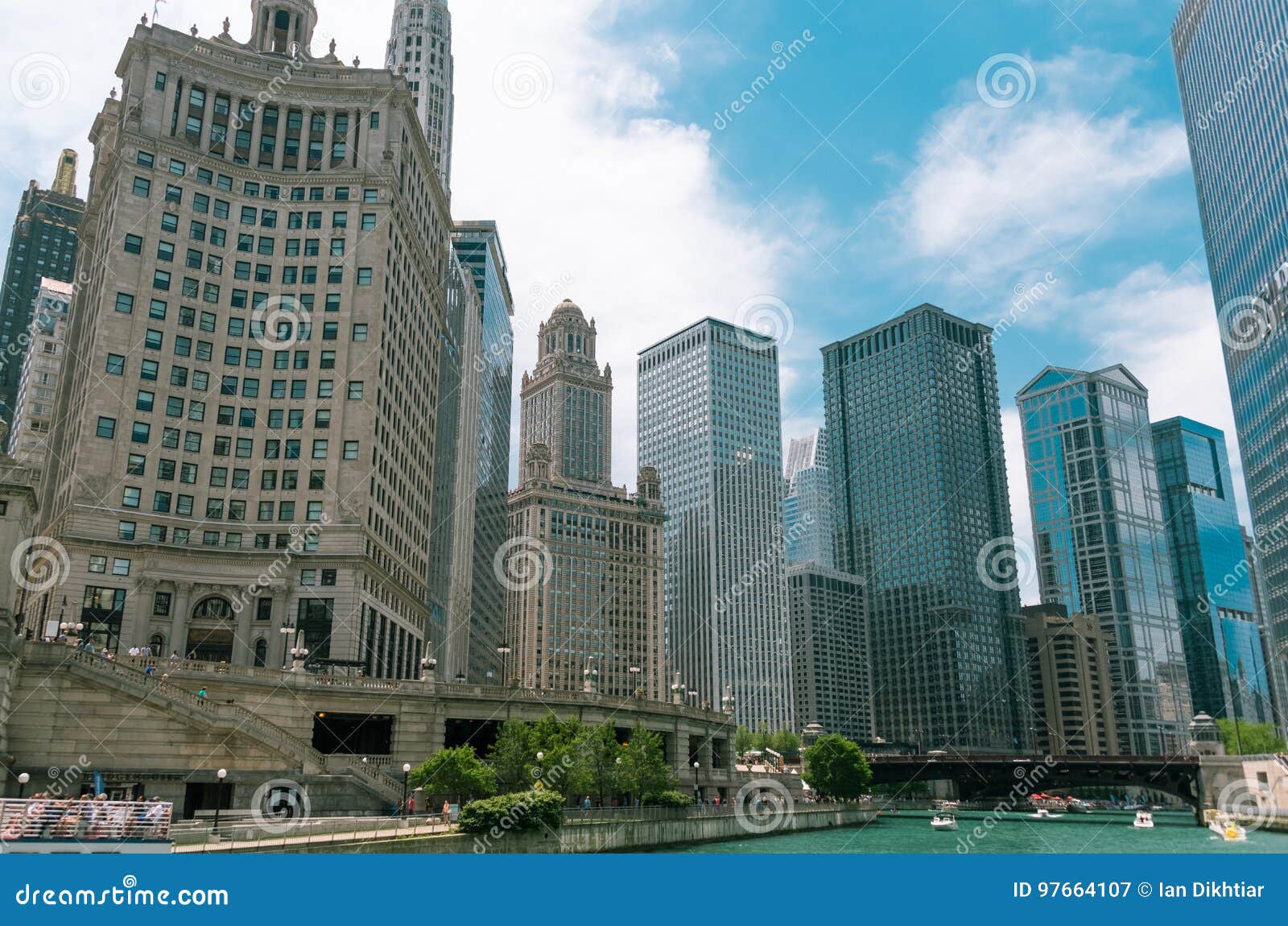Big Building on a Street of Chicago Downtown Editorial Photography ...