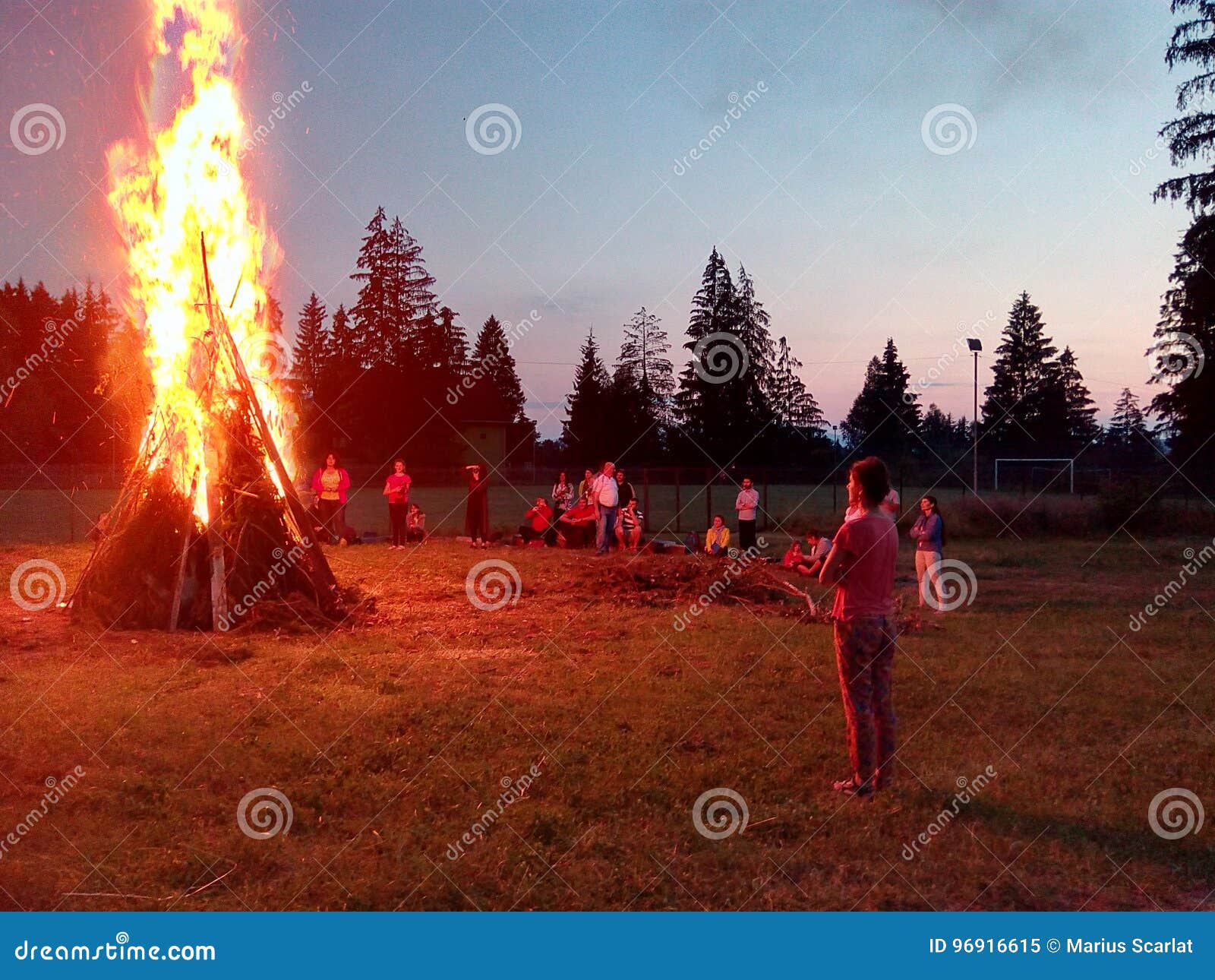 Big camp fire editorial image. Image of dark, watching - 96916615