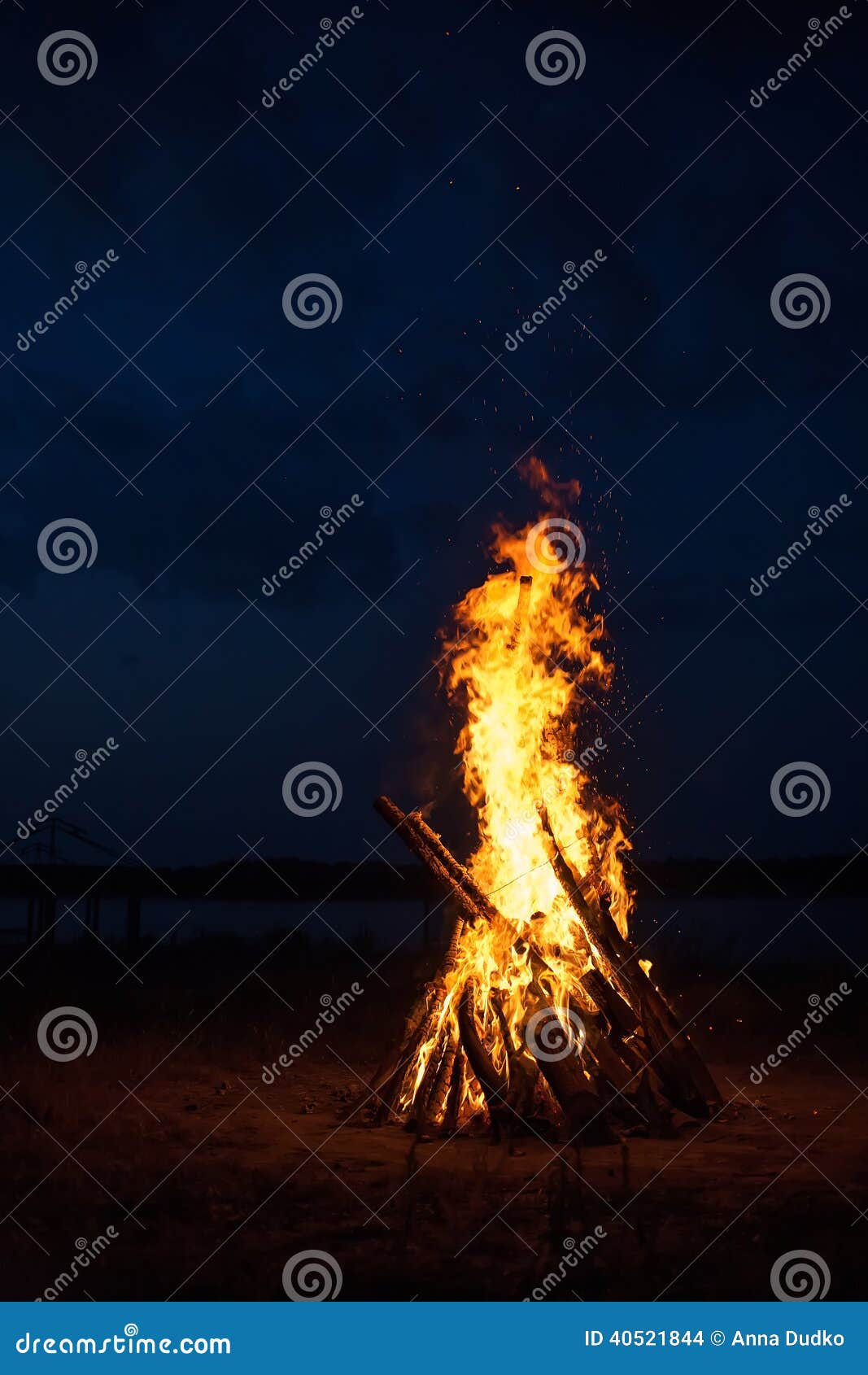 Big campfire stock photo. Image of flame, glow, smoke - 40521844