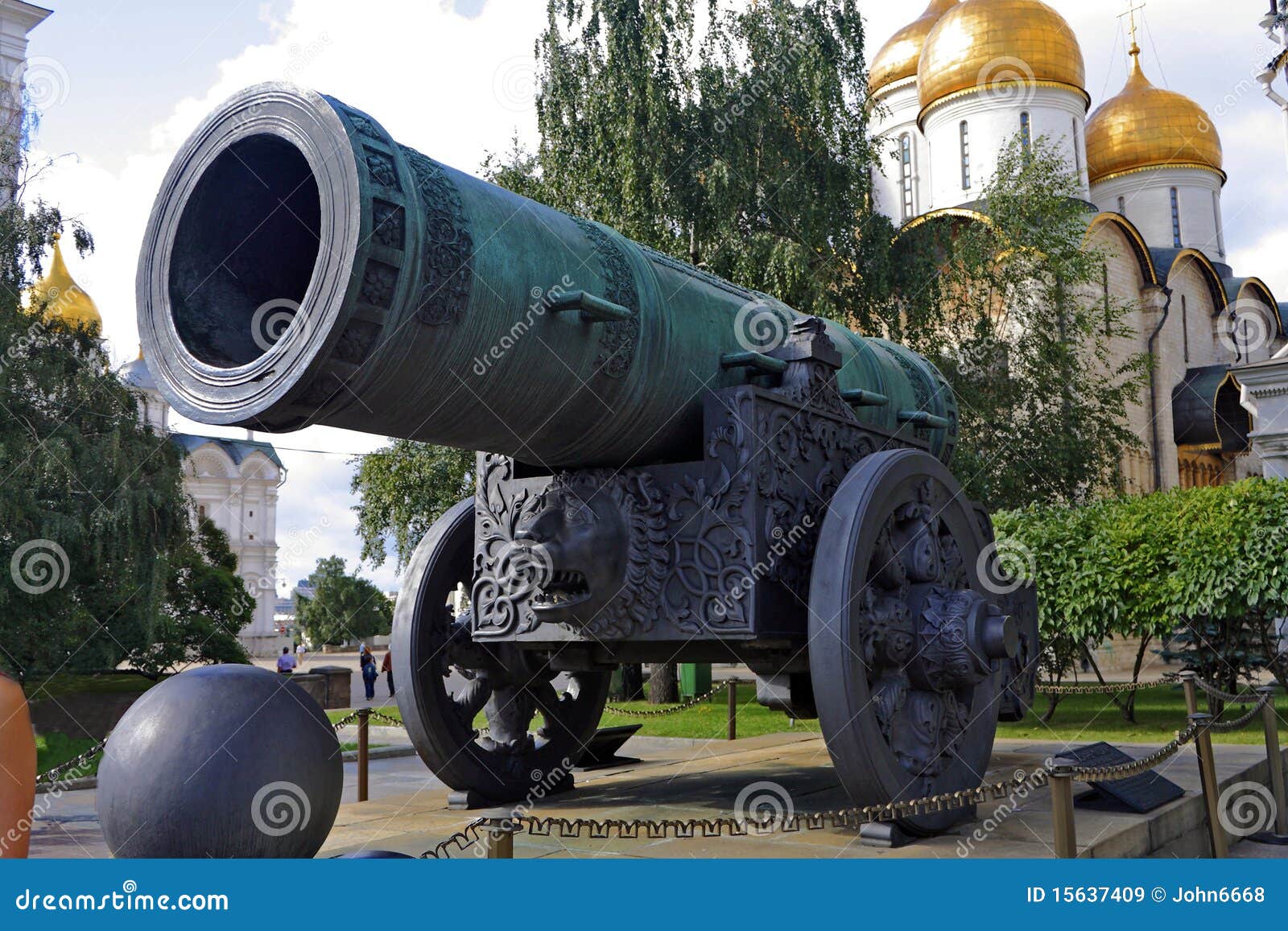 Big cannon ,Moscow Kremlin stock image. Image of armor - 15637409