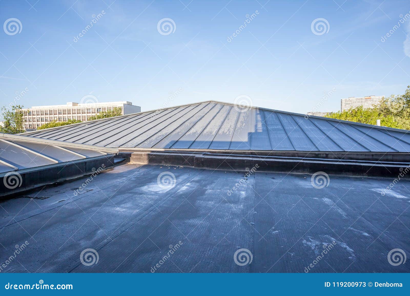 An Flat Roof on a High Building Stock Image - Image of gravel, urban ...