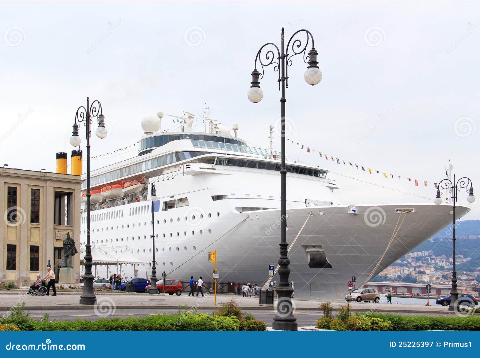 Big cruiser editorial photography. Image of boat, europe - 25225397