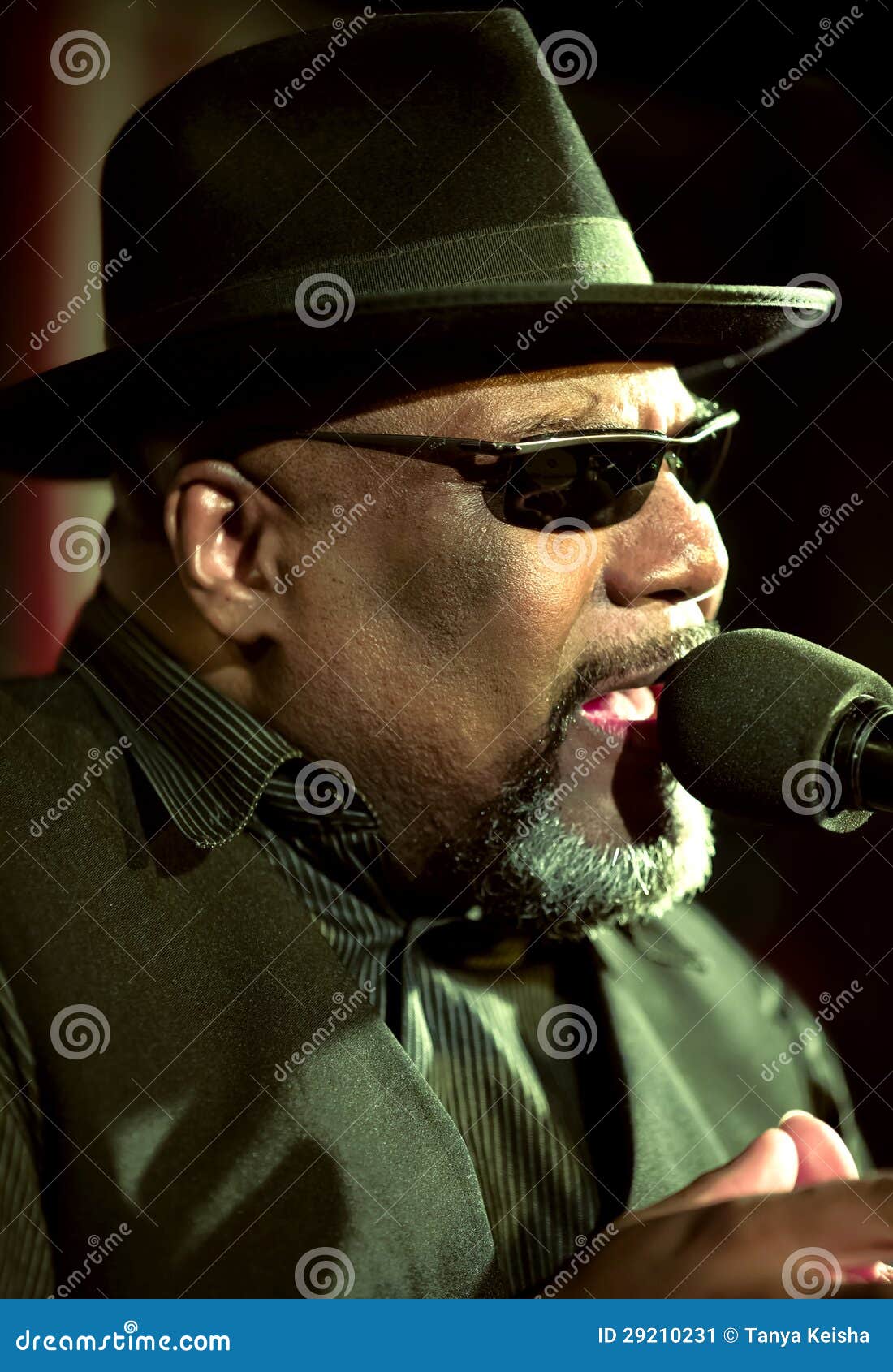 Big Daddy Wilson Sings in a Microphone Editorial Photo - Image of ...