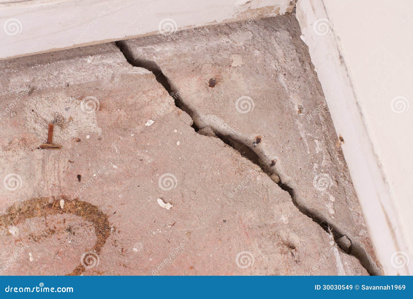 Crack in Concrete Foundation Stock Image - Image of crack, cement: 30030549
