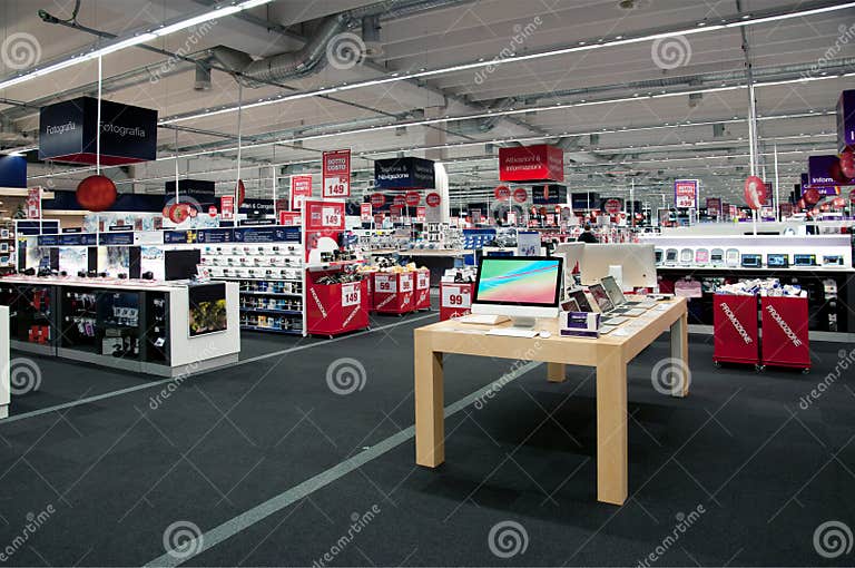 Big Electronic Retail Store Stock Image - Image of business, firm: 17458571