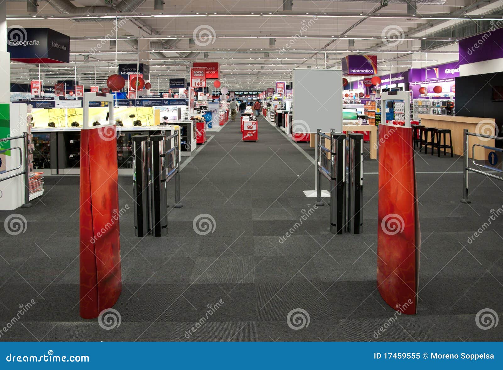 Big Electronic Retail Store Stock Image - Image of clean, commerce ...