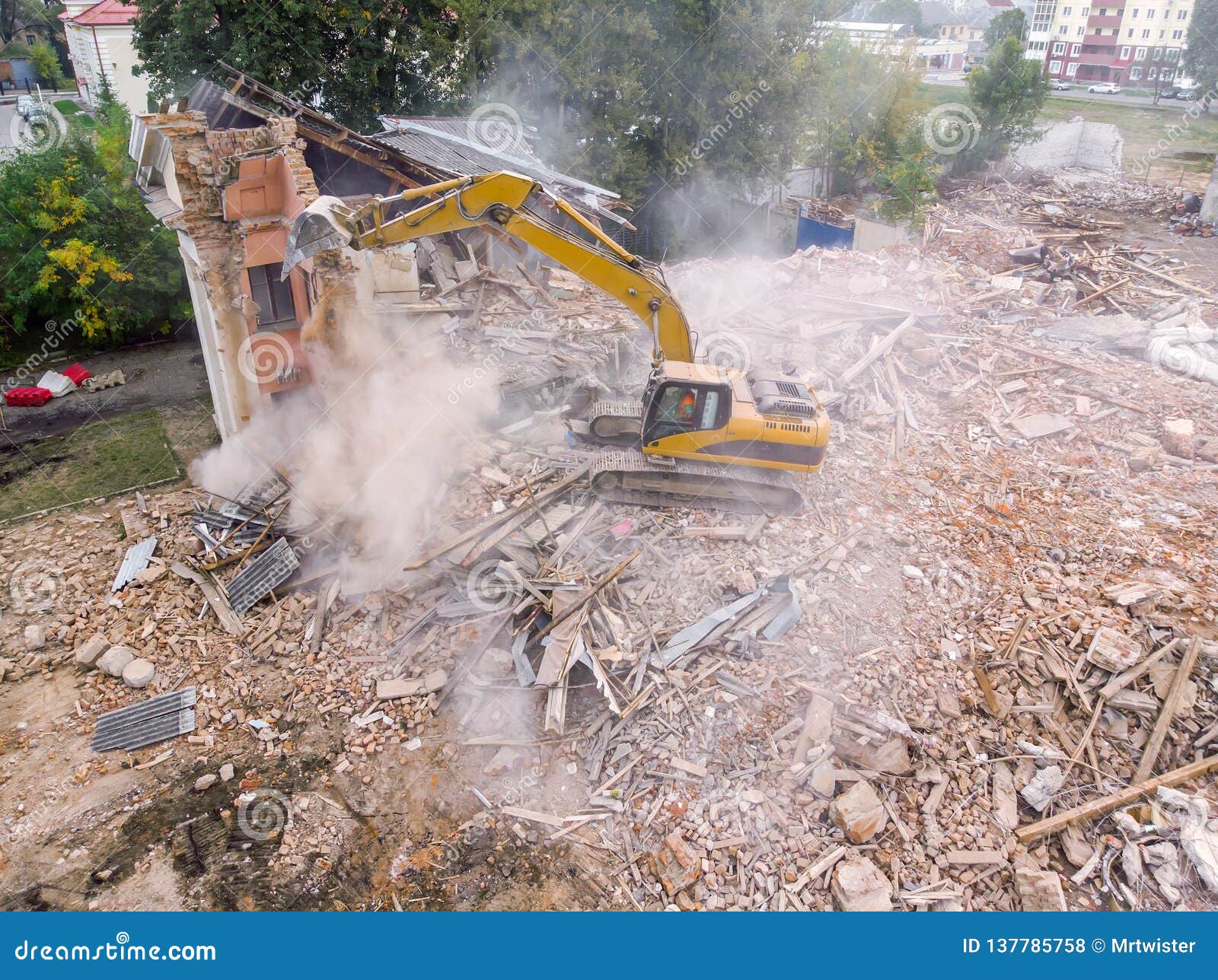 Big Excavator Deconstructing Building Stock Photo - Image of ...