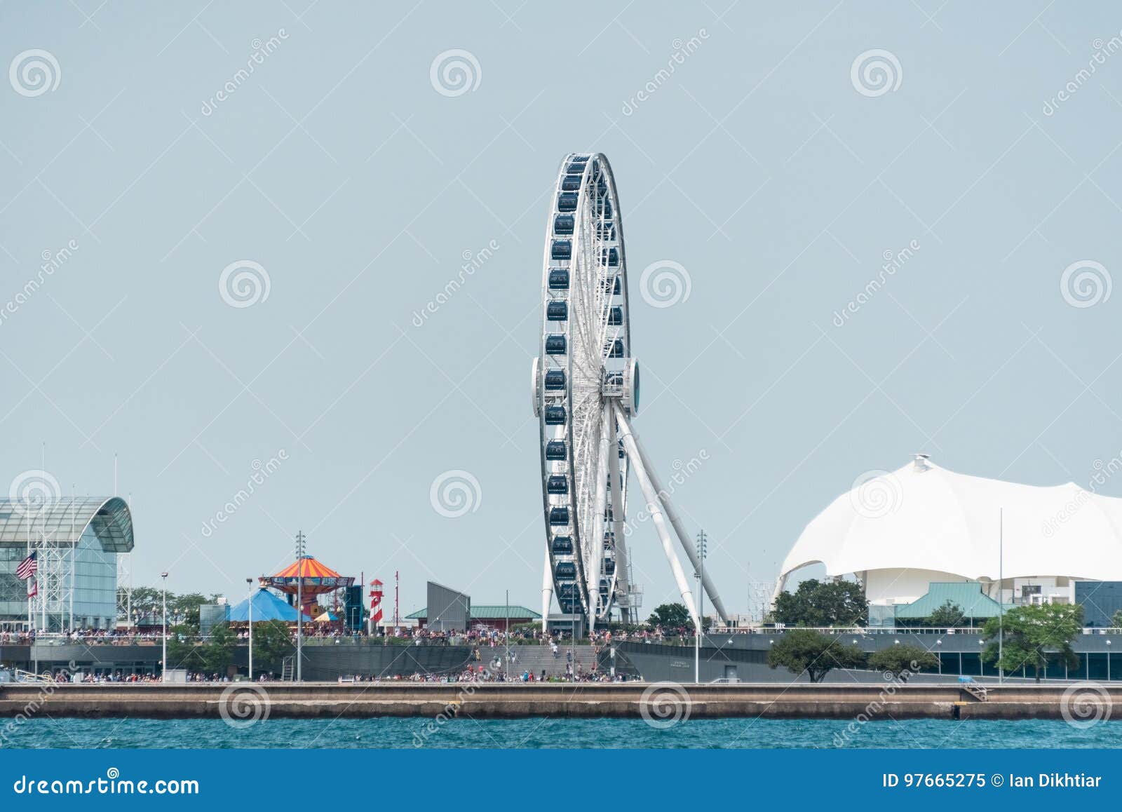 Big Ferris Wheel in Chicago Downtown Editorial Image - Image of family ...