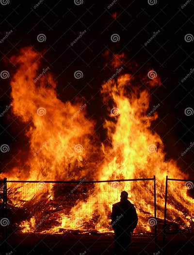 Big fire stock image. Image of women, woman, burn, team - 1499999