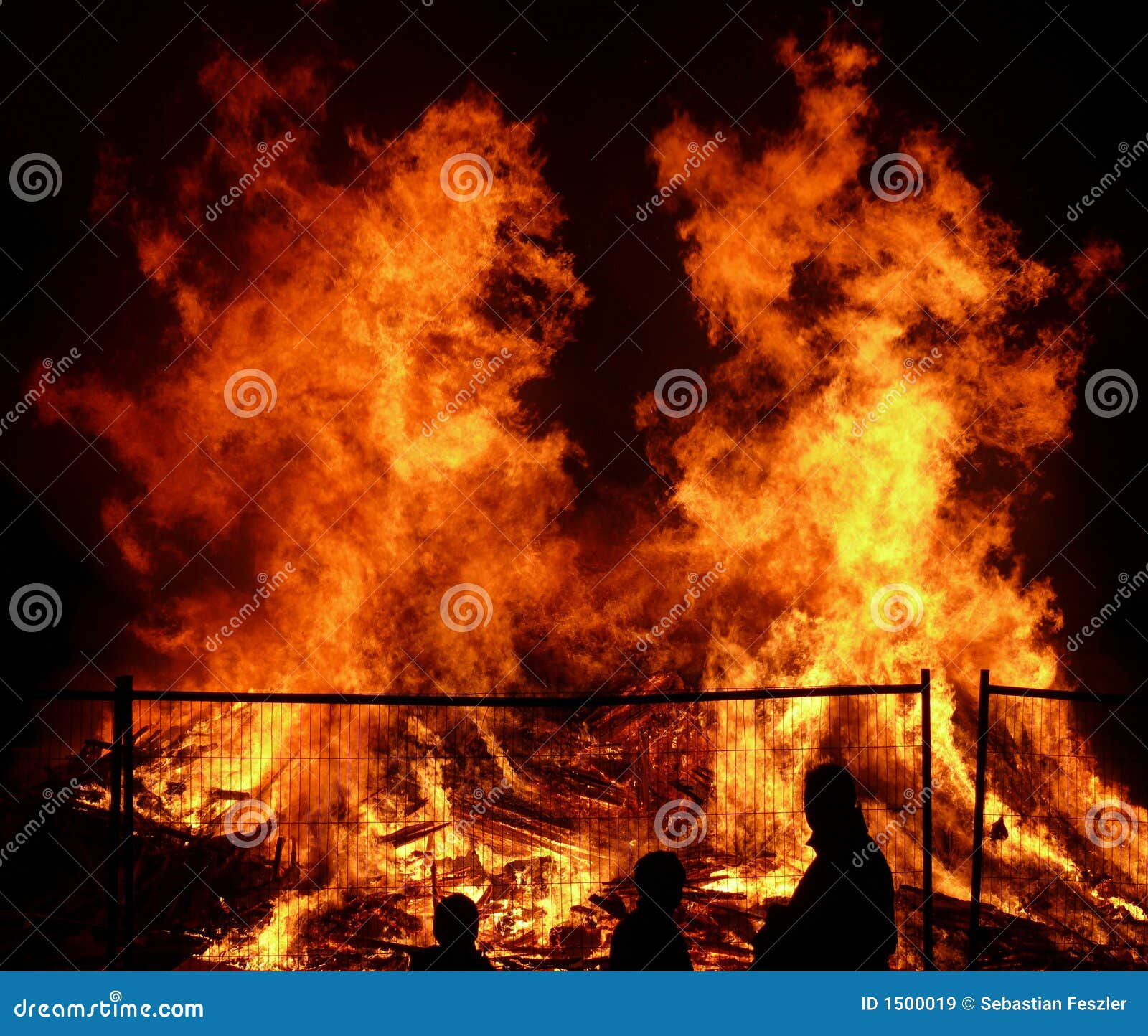 Big fire 2 stock image. Image of fire, scorch, burn, firemen - 1500019
