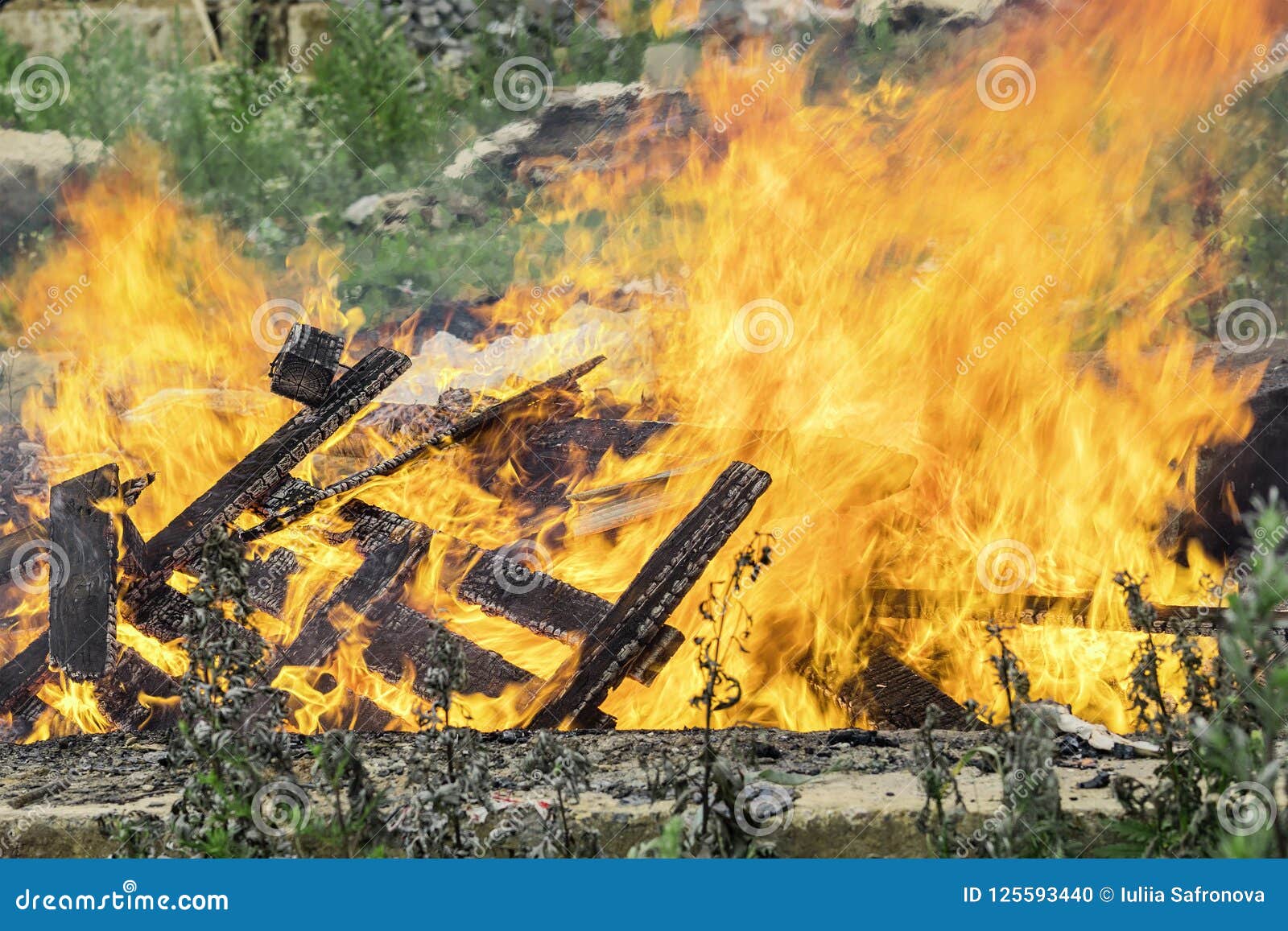Big Fire, Burning Dump, High Temperature Stock Photo - Image of fire ...