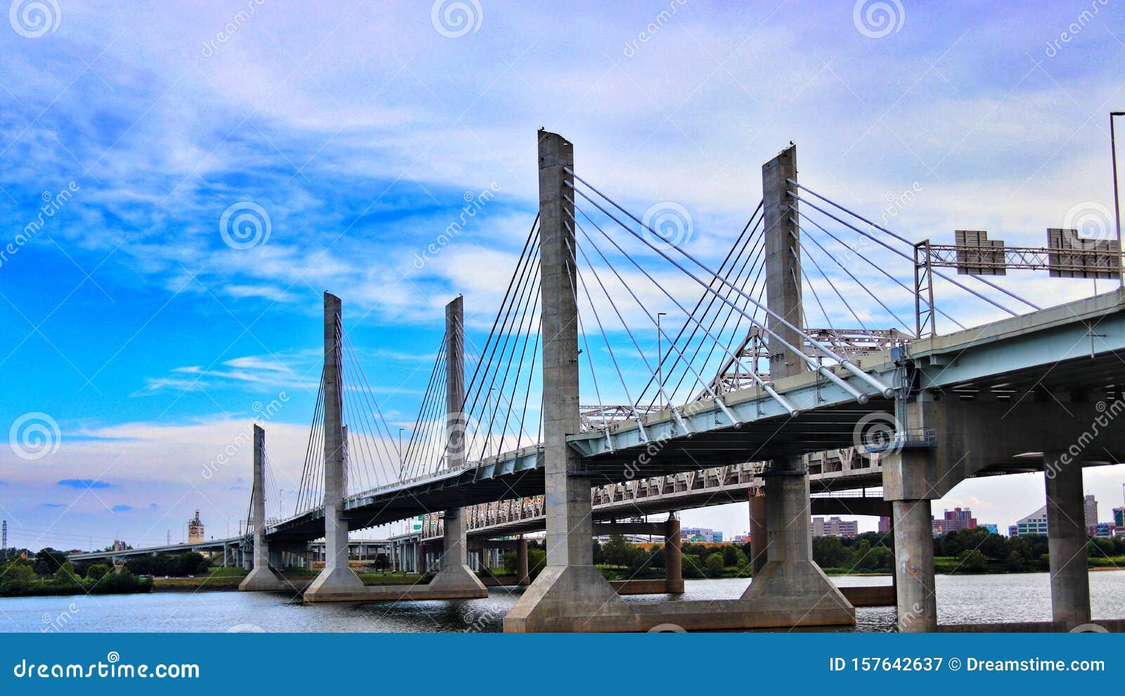 Big four bridge stock image. Image of view, louisville - 157642637