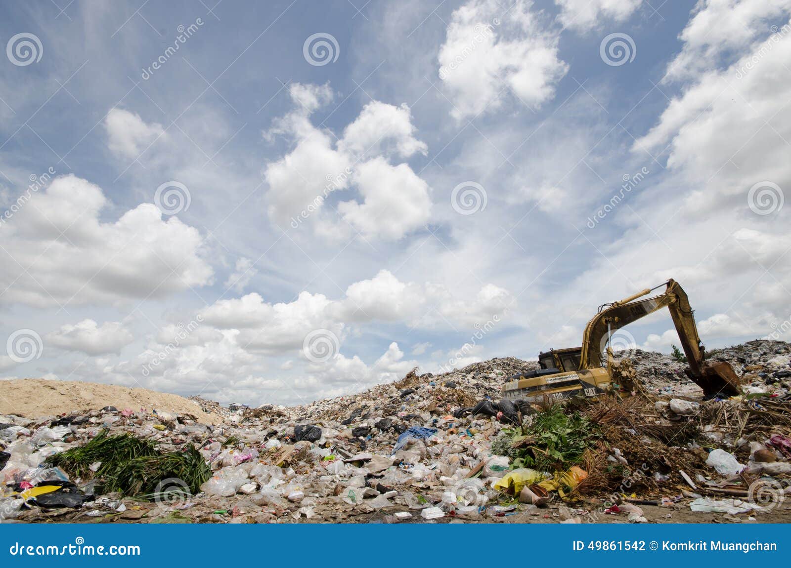 Big garbage heap editorial photography. Image of recycling - 49861542