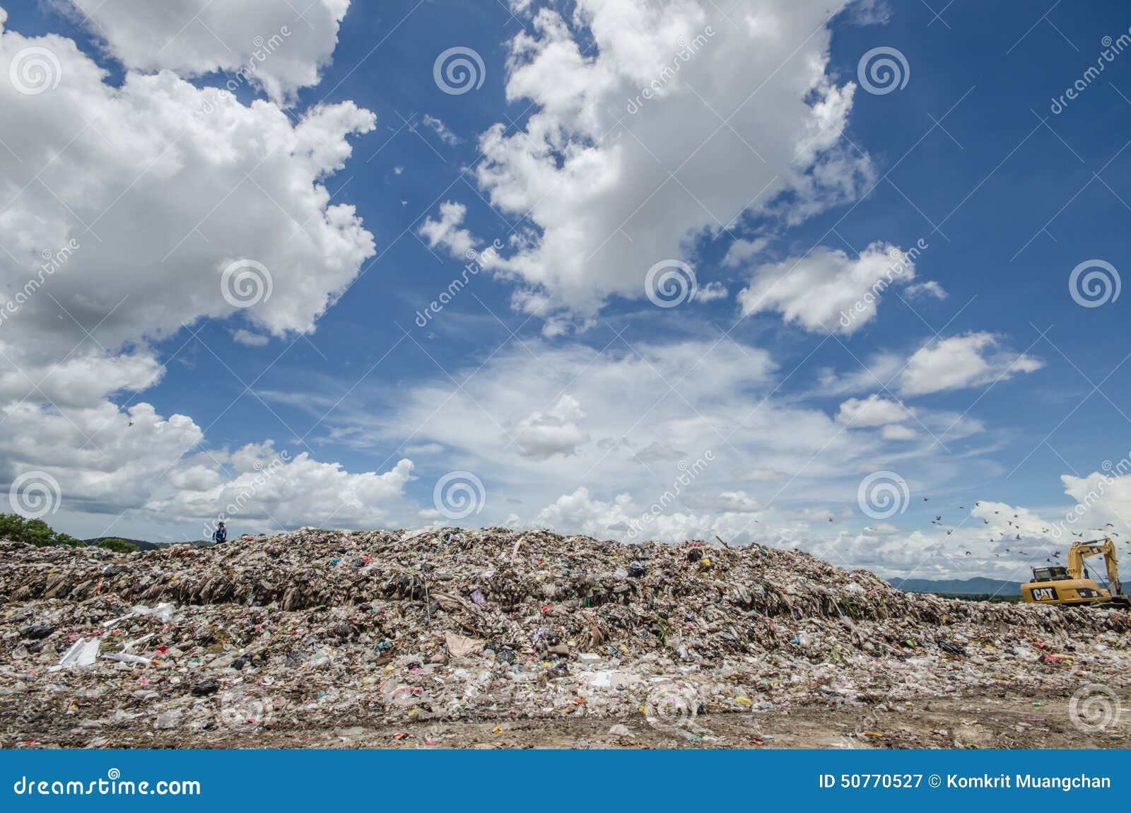 Big garbage heap editorial photography. Image of domestic - 50770527