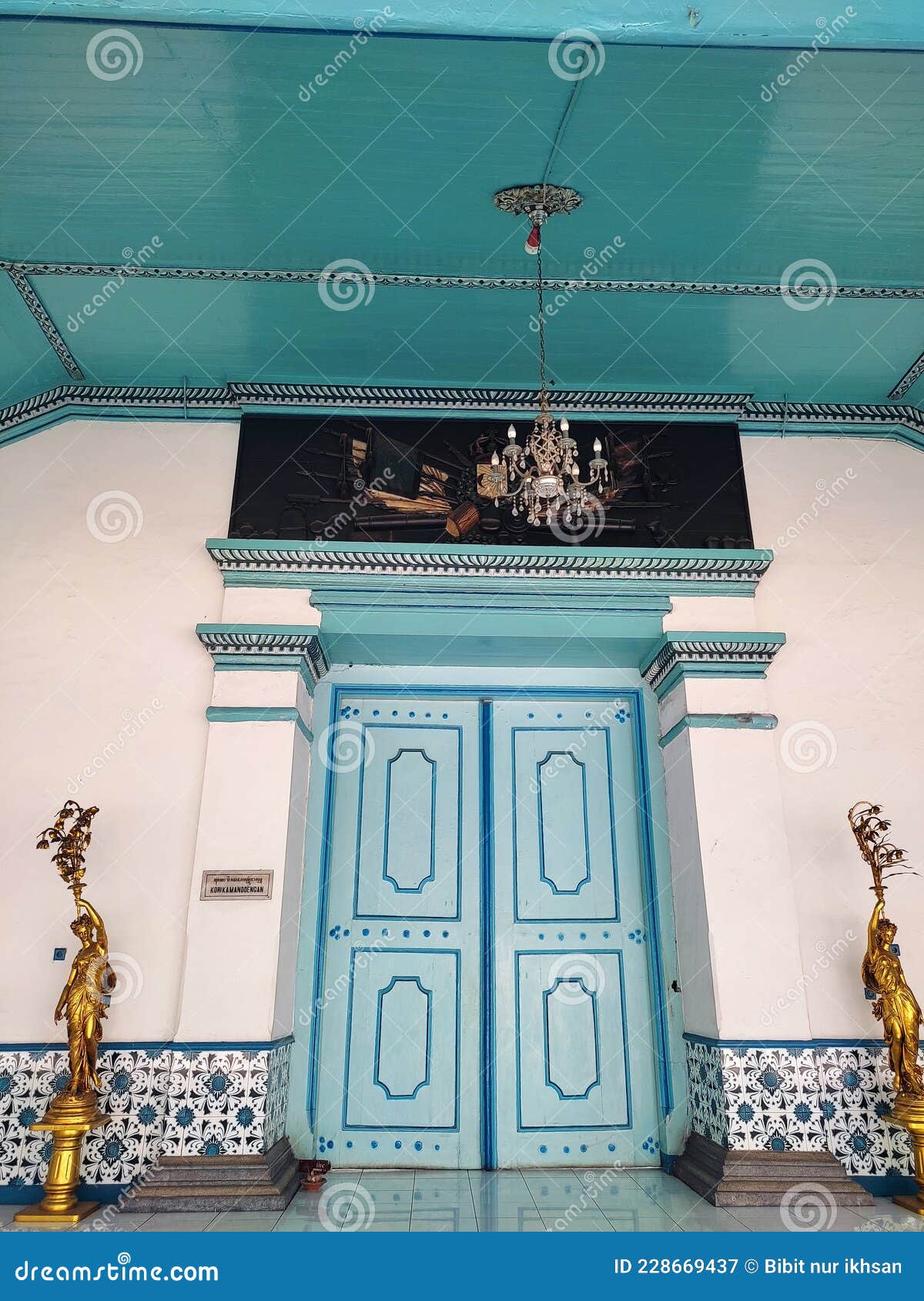 The Big Gate of Kamandungan Stock Image - Image of kamandungan, green ...