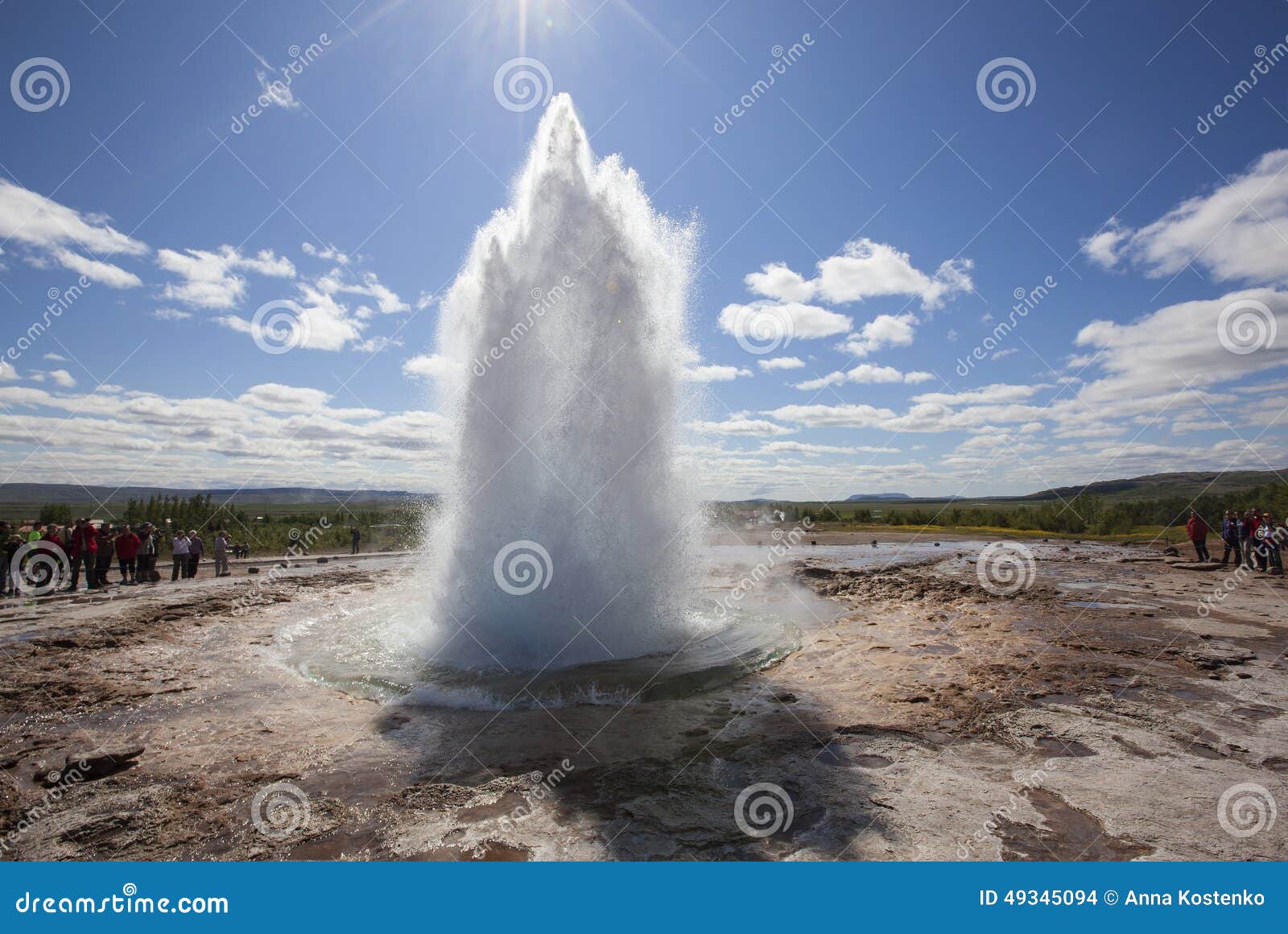 Big geyser in Iceland editorial stock image. Image of vibrant - 49345094