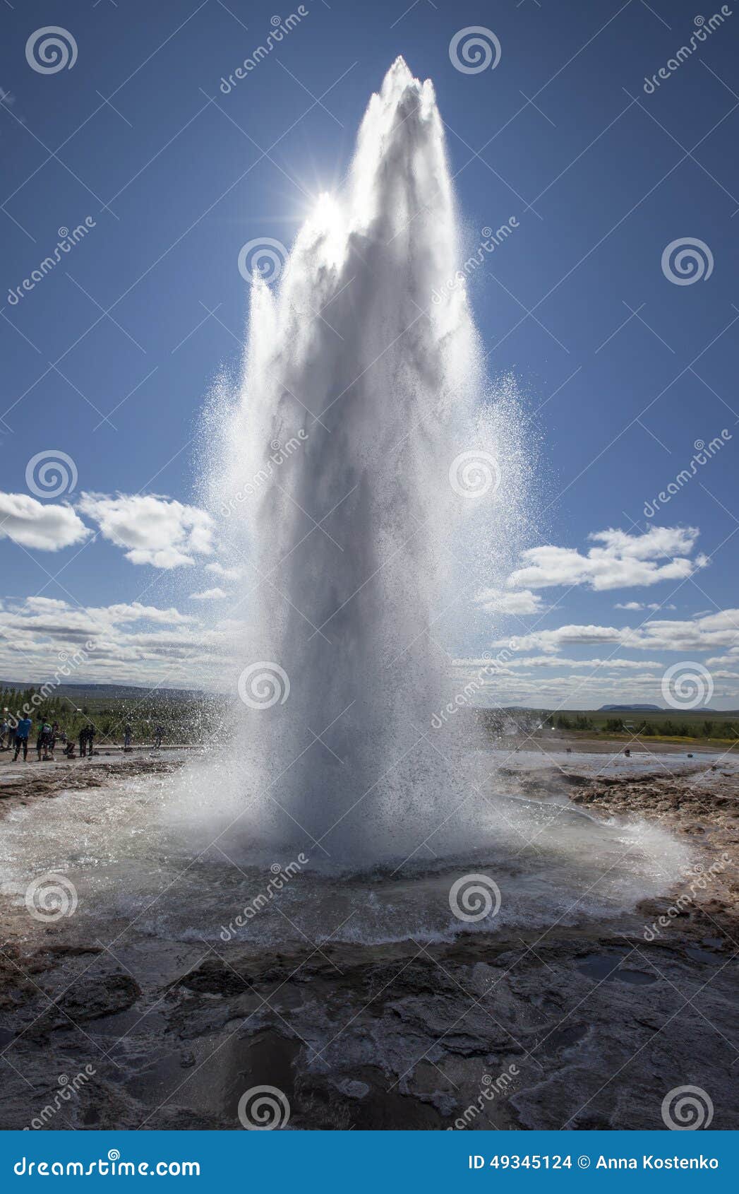 Big geyser in Iceland editorial stock image. Image of vibrant - 49345124