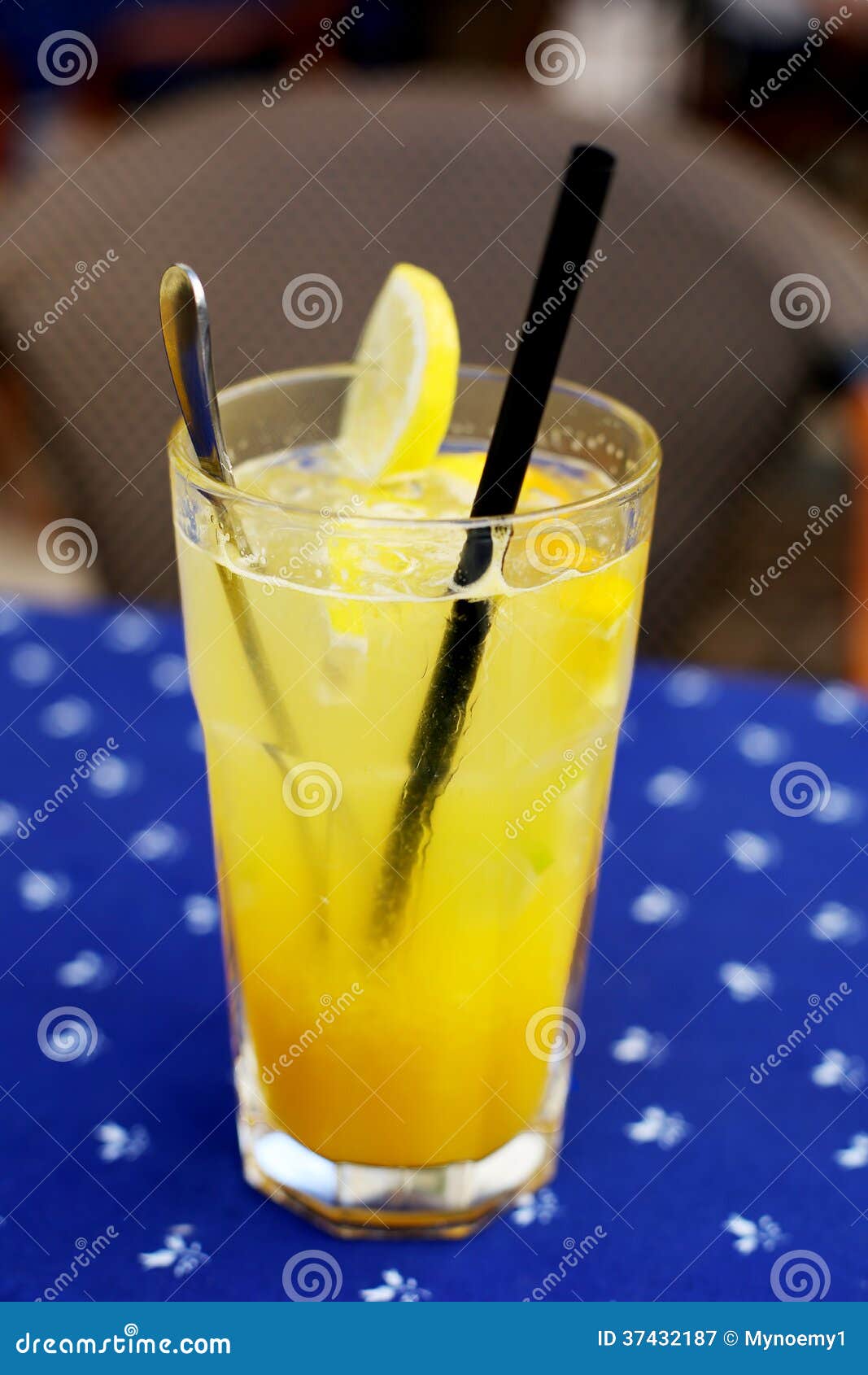 Big glass of lemonade stock image. Image of food, condensation - 37432187
