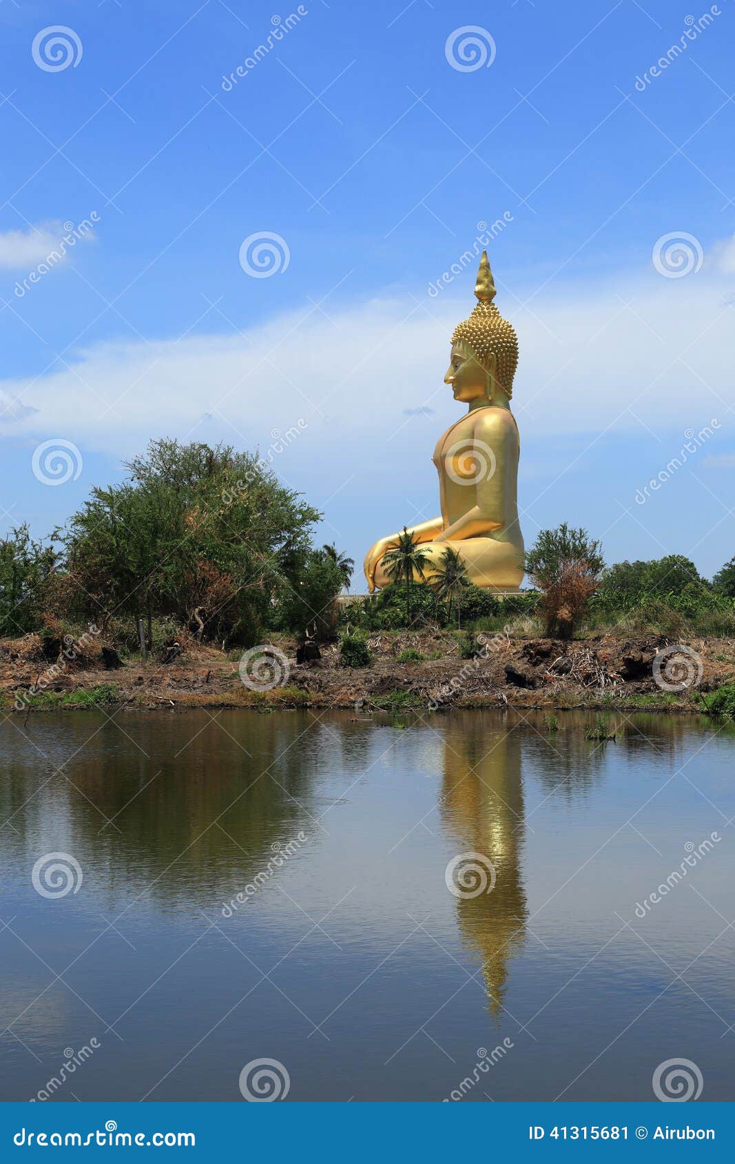 Big Golden Buddha Statue Sitting Reflection on the Water Stock Image ...
