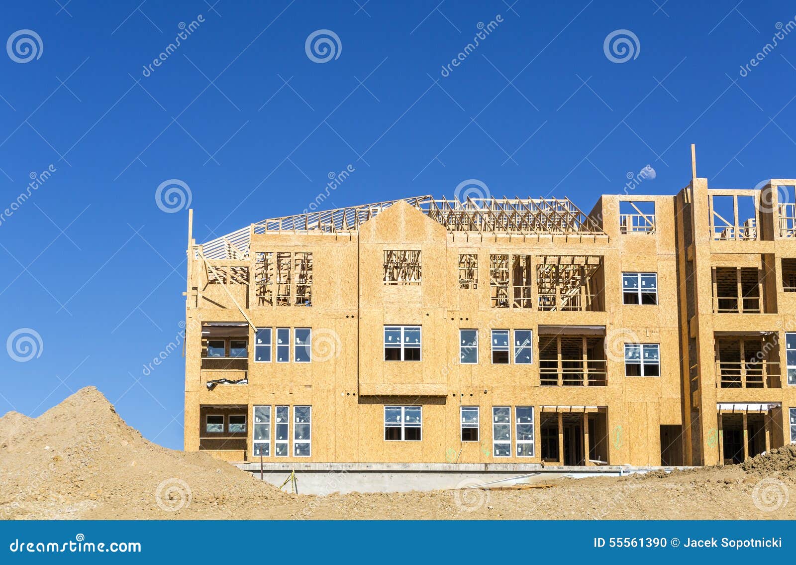 Big House Under Construction Stock Photo - Image of beam, design: 55561390