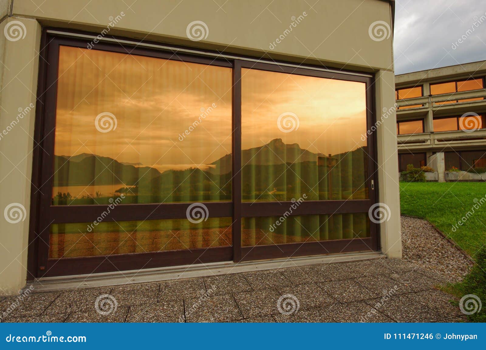7,131 Big Front Window House Stock Photos - Free & Royalty-Free Stock ...