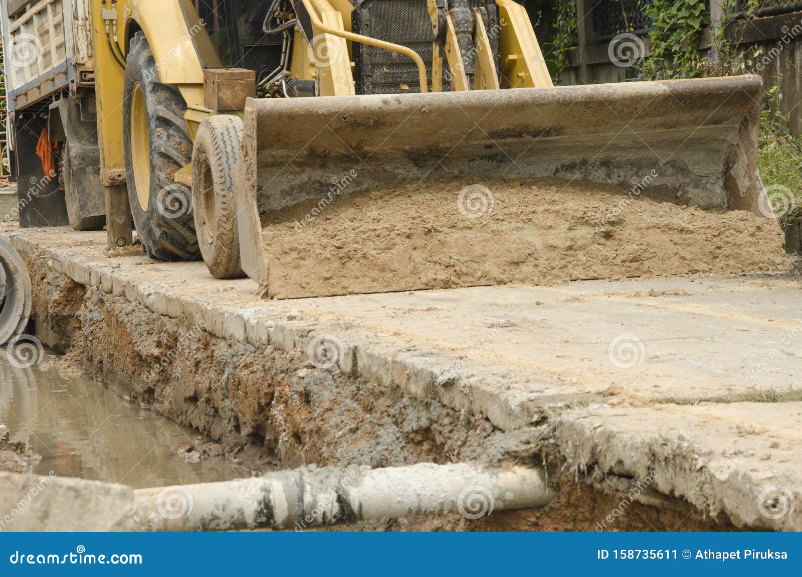 Big Loader of Tractor with Sand in Site Stock Image - Image of building ...