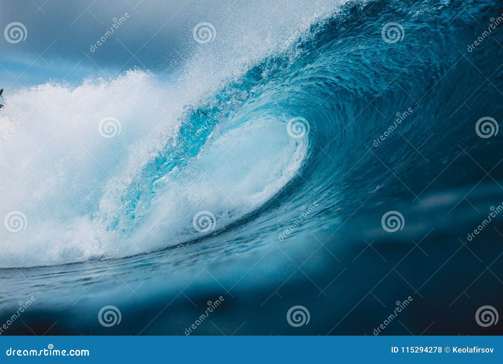 Barrel Wave Is Underwater In Ocean. Water Texture Stock Photography ...