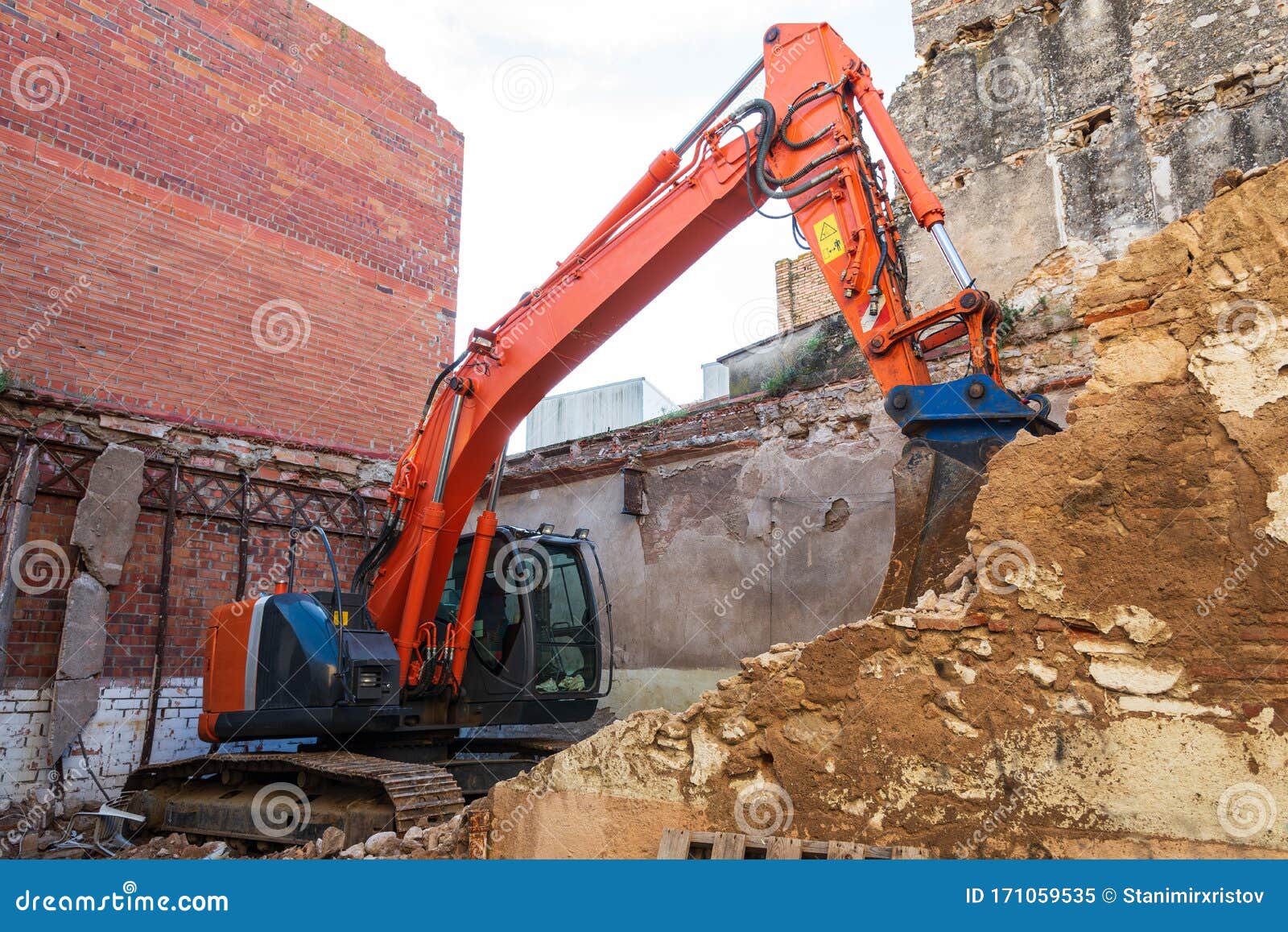 Big orange Excavator stock image. Image of build, bucket - 171059535