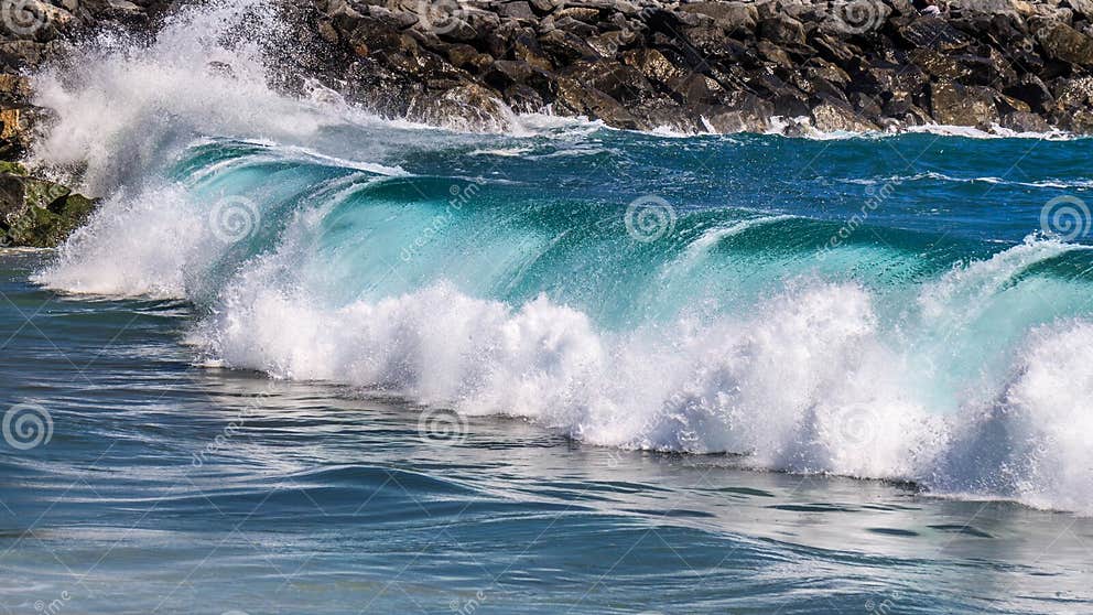 Big Pacific wave stock image. Image of shore, peninsula - 36233429